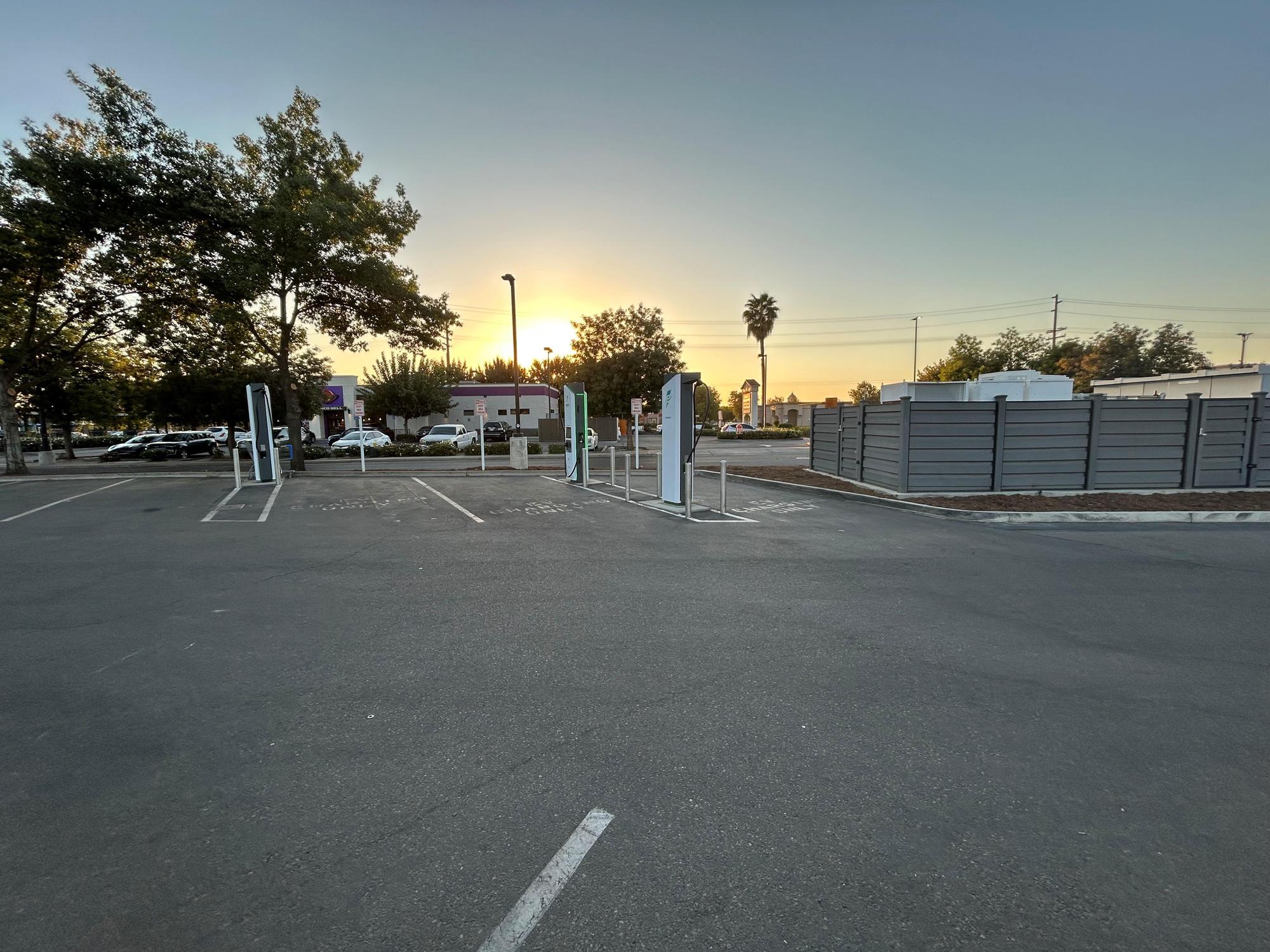 Walmart | Tulare, CA | EV Station