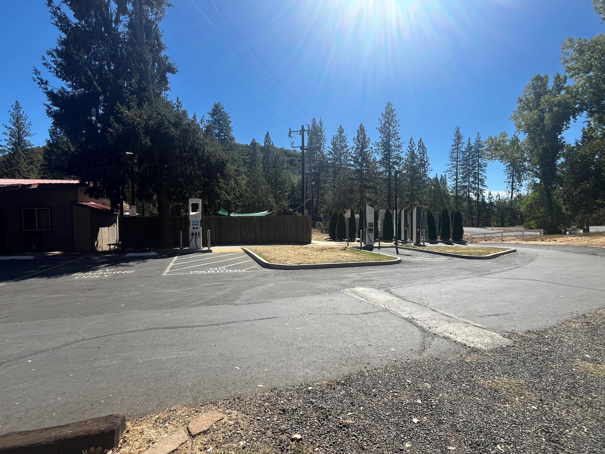 Yosemite Westgate Lodge/Buck Meadows Lodge | Buck Meadows, CA | EV Station