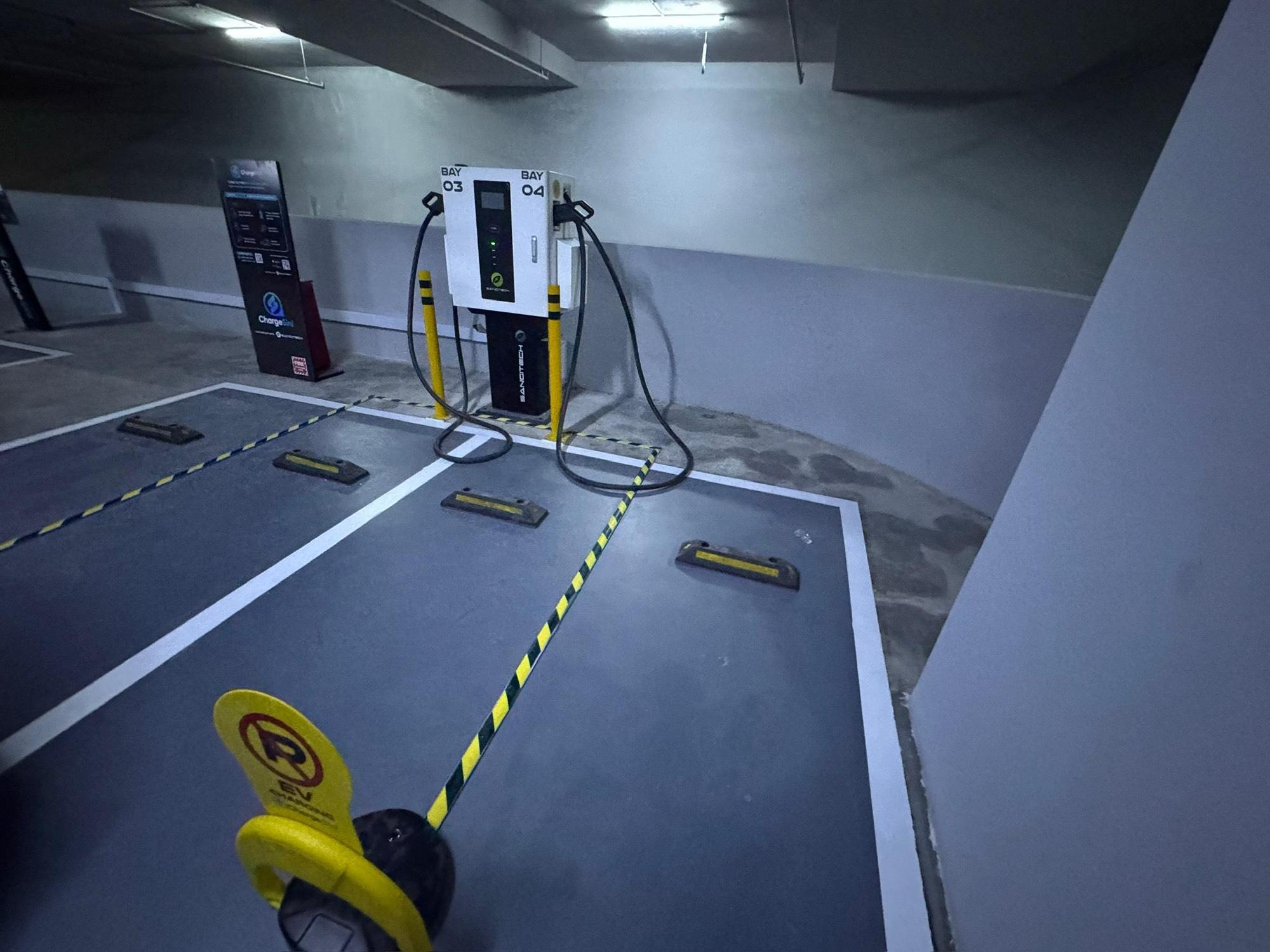 ChargeSini Station Expressionz Professional Suites (40kW DC ; 22kW AC ...