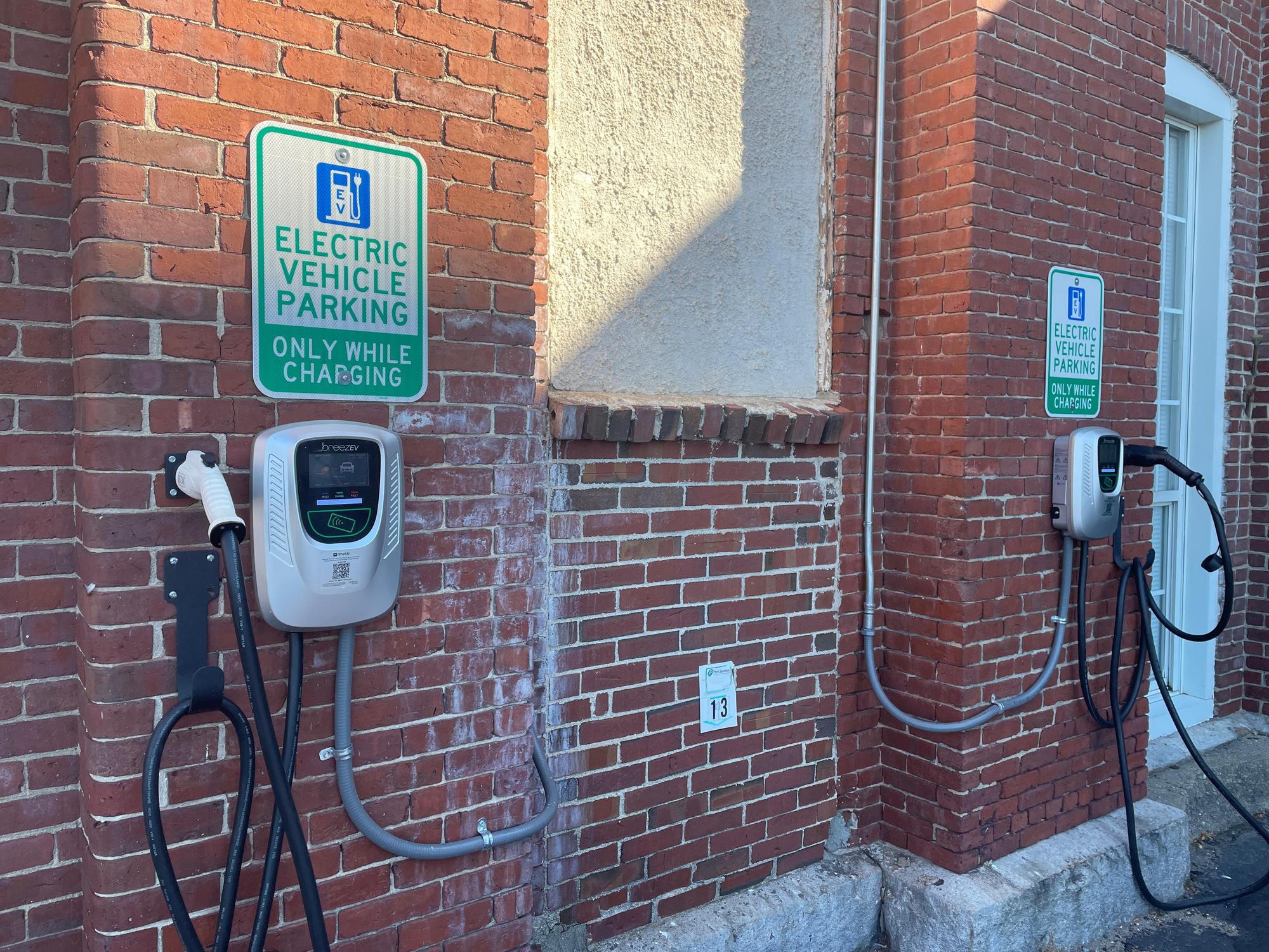 DEKA - 286 Commercial St | Manchester, NH | EV Station
