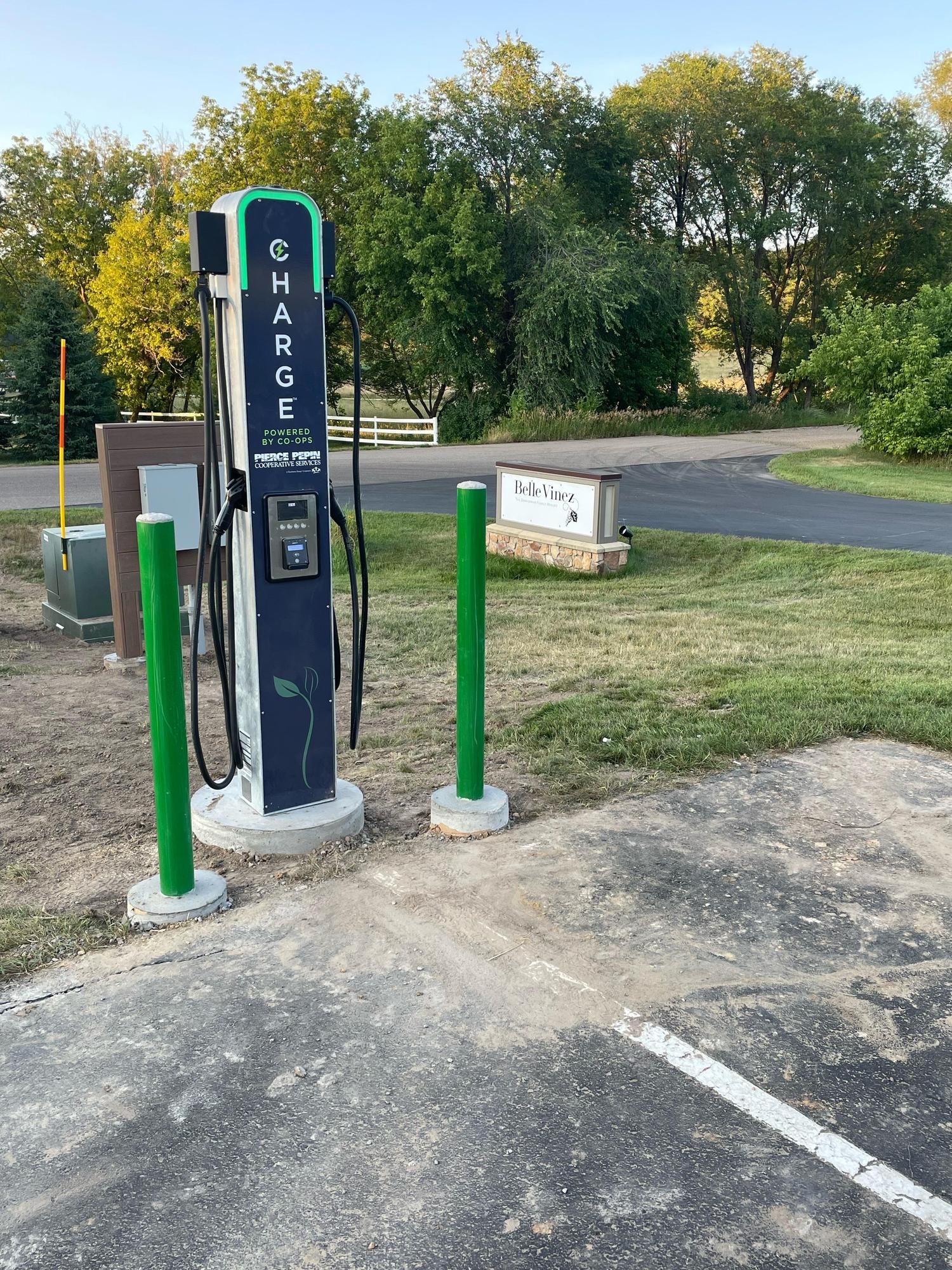 Bella Vinez Winery | River Falls, WI | EV Station