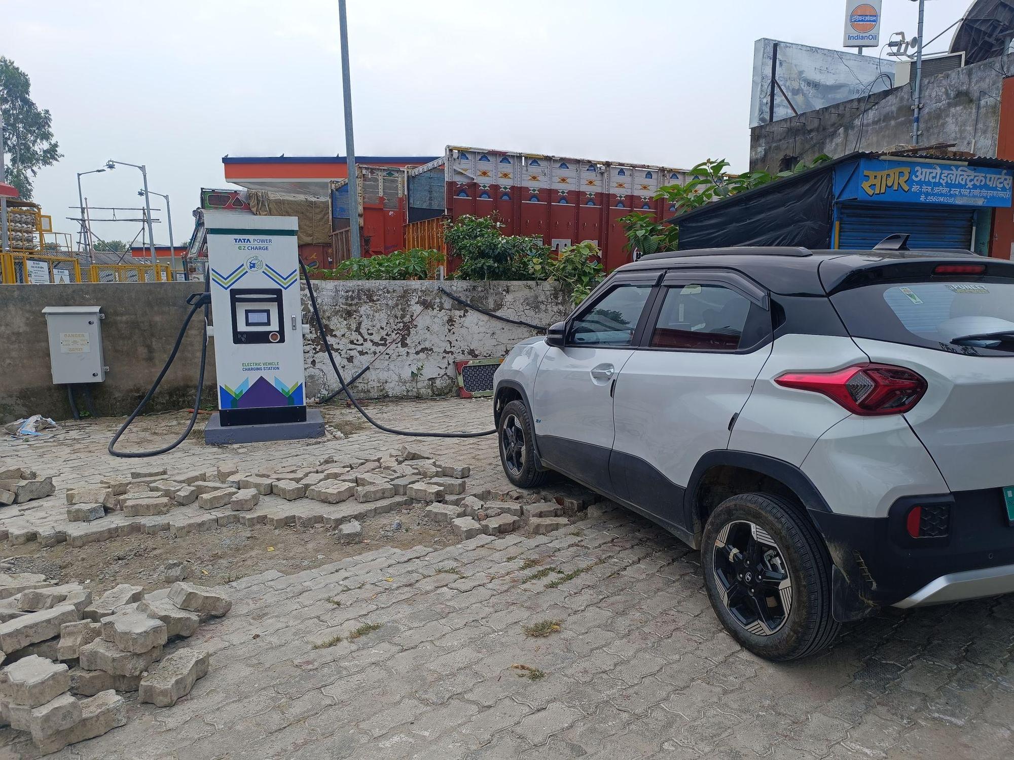 Avadesh Singh hotel And Restaurant 60kwh+60kwh Tata Fast Charger ...