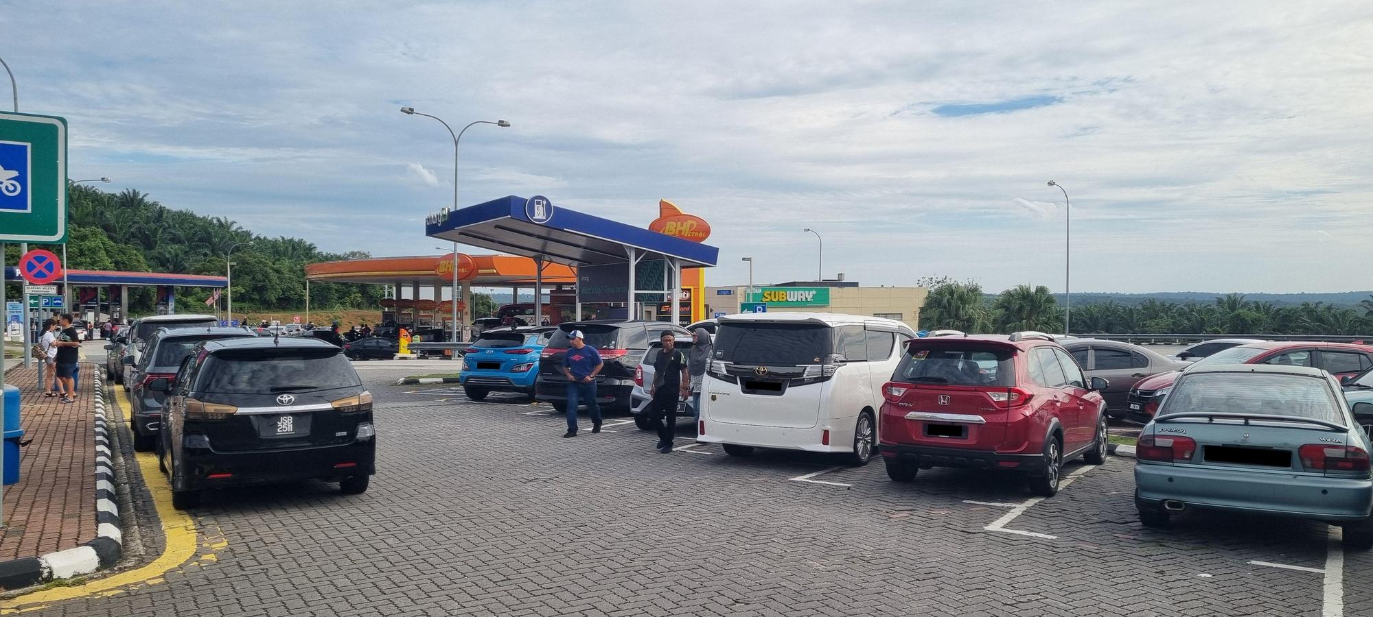 Pagoh R&R Southbound | Pagoh, Johor Darul Ta'zim | EV Station