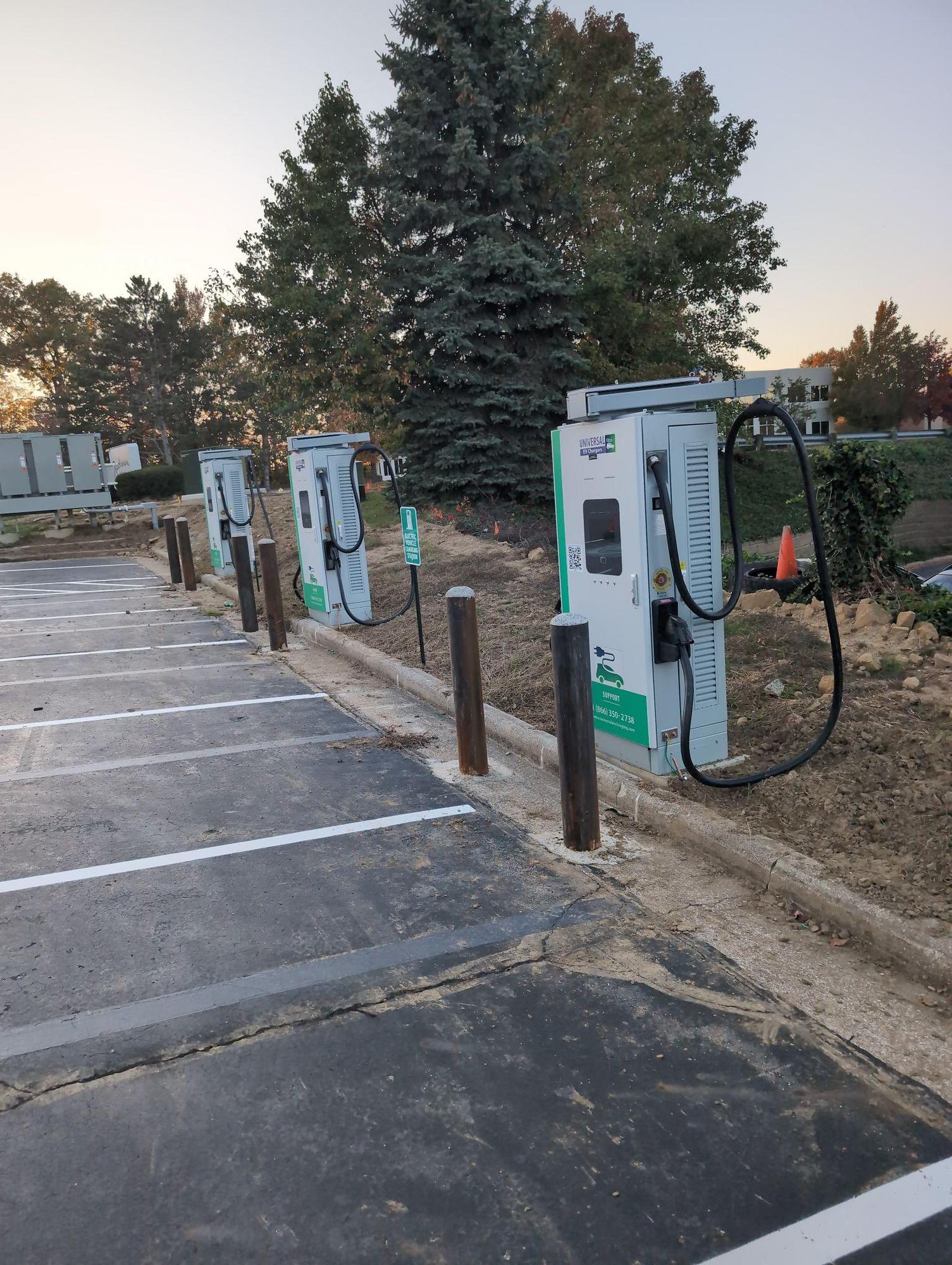Radisson Hotel Akron/Fairlawn | Akron, OH | EV Station