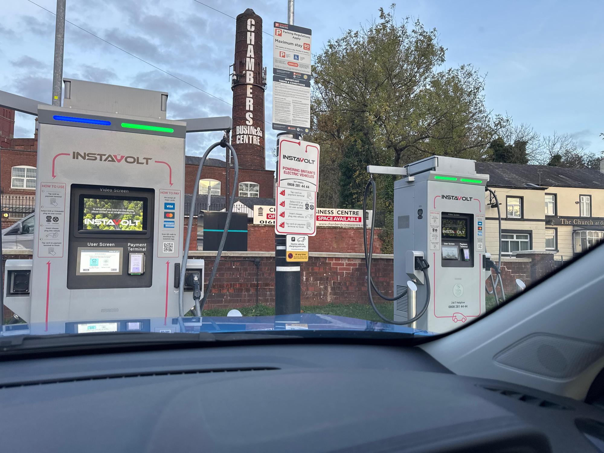 Tim Hortons Oldham | Chapel Road, Oldham, OL8 4PS, UK | EV Station
