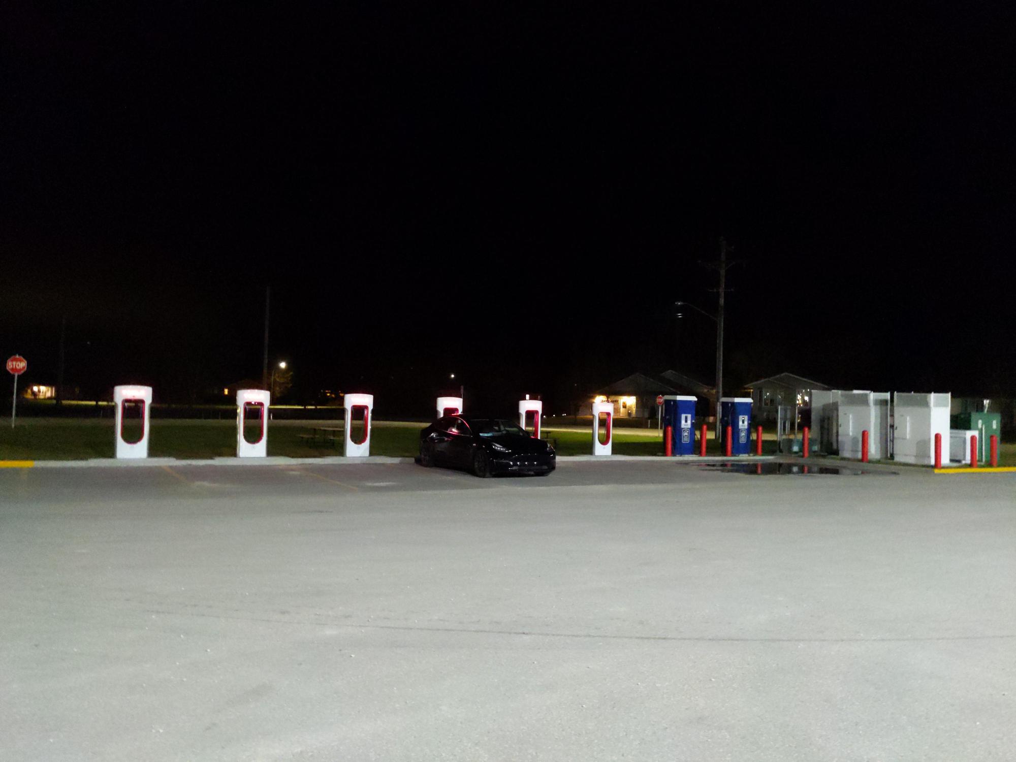 Morris Bigway Foods (1) | Morris, MB | EV Station