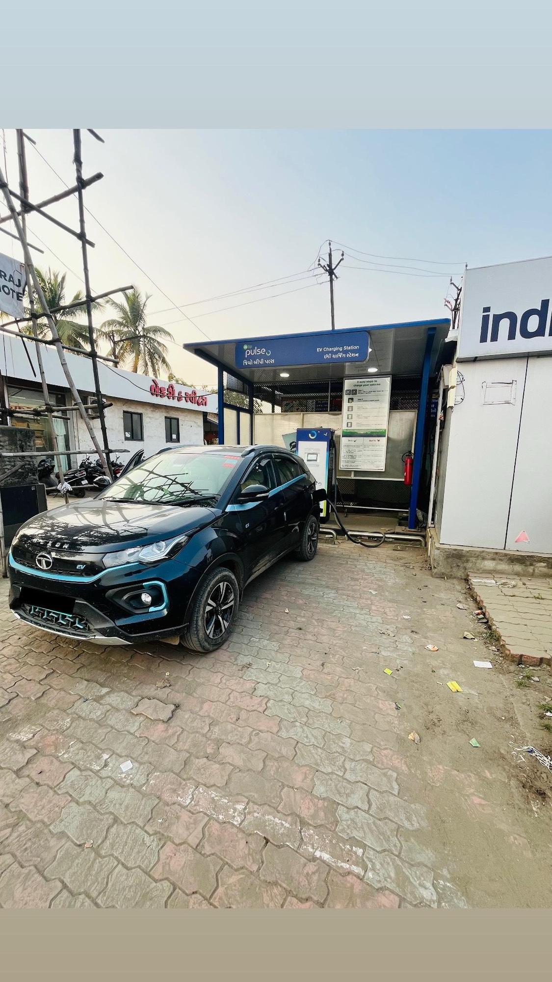 Hotel Raj | Pardi, GJ | EV Station