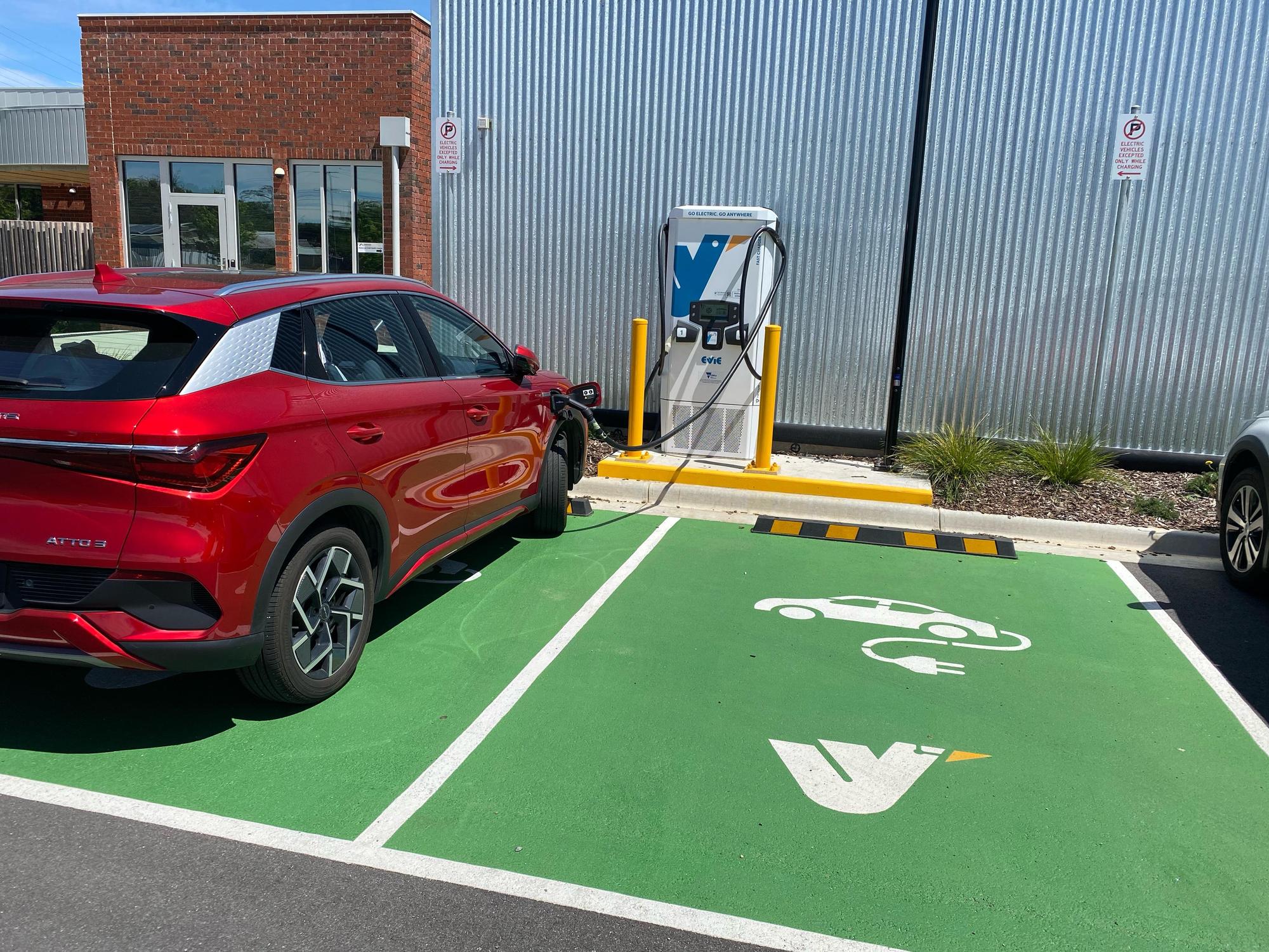 Chiltern Community Hub | Chiltern, VIC | EV Station
