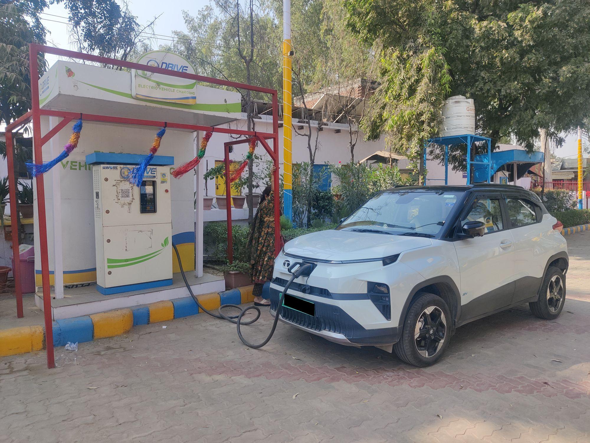 BHAGWATI FUELS OPP. M/S JAMUNAPAR FLG. STN.,LOHAVAN, MATHURA-RAYA ROAD ...