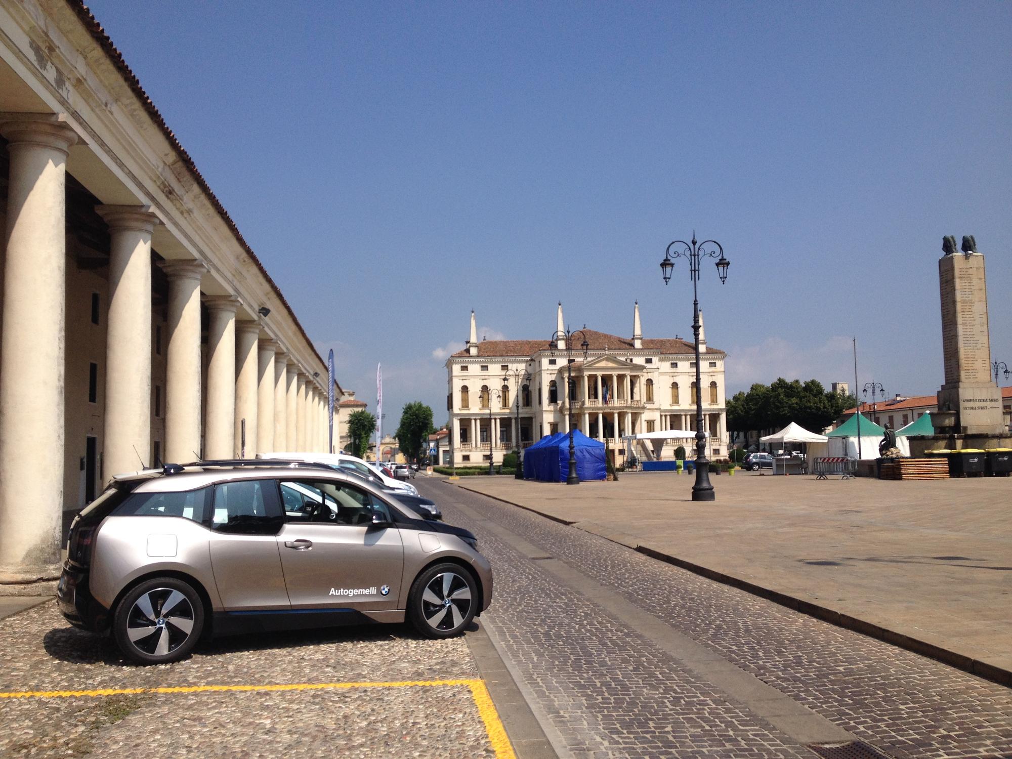 Noventa Vicentina Piazza IV Novembre | Noventa Vicentina, Veneto | EV ...