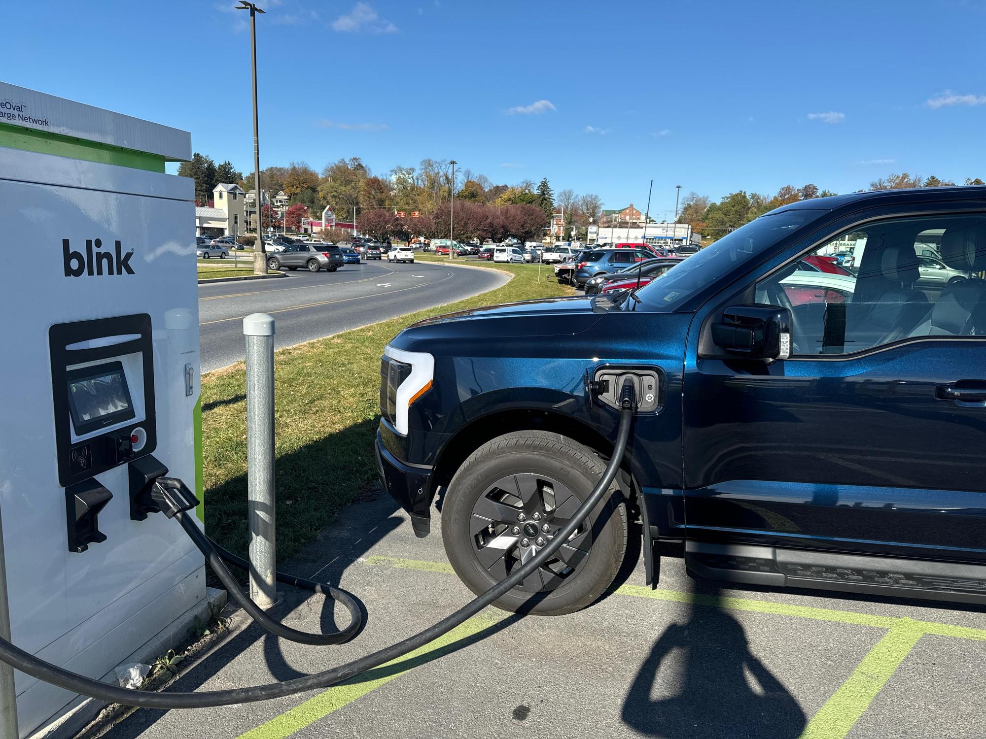 LB Smith Ford Lincoln | Lemoyne, PA | EV Station