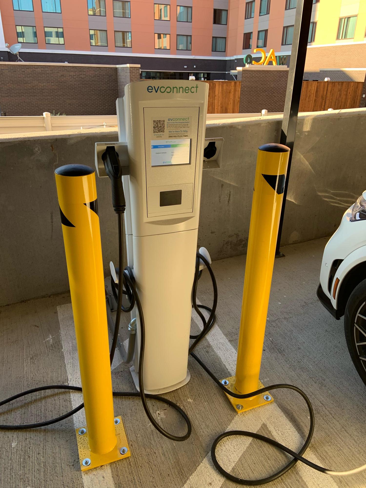 AC Hotel Waco Downtown | Waco, TX | EV Station