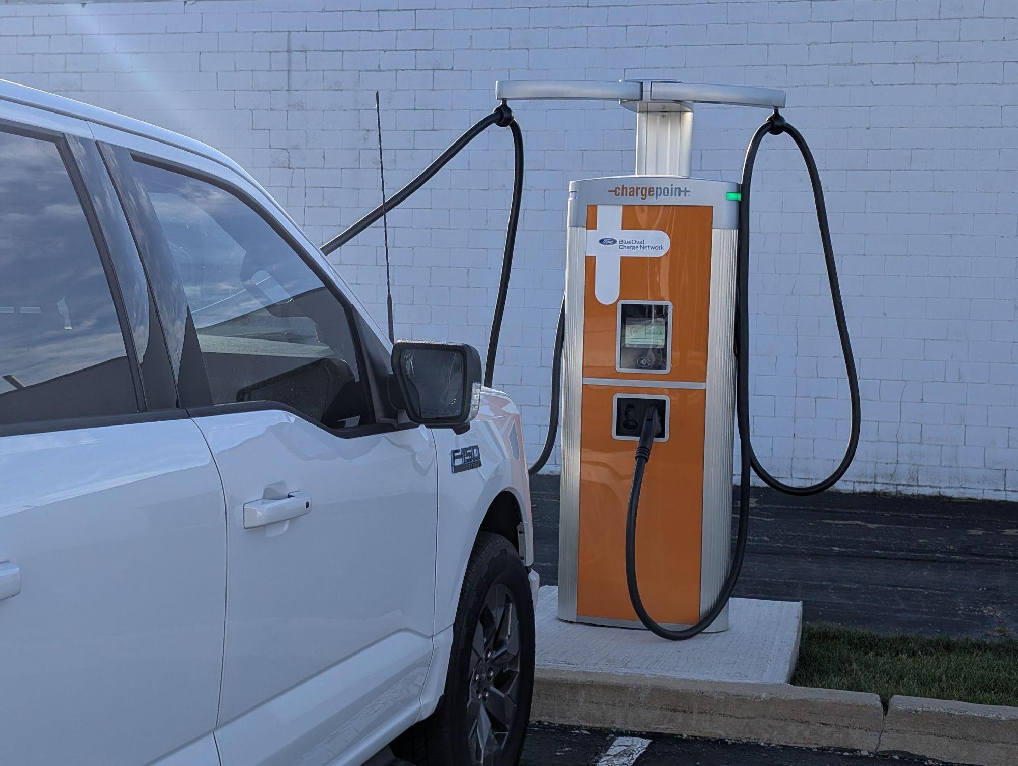 Oliver Ford | Plymouth, IN | EV Station