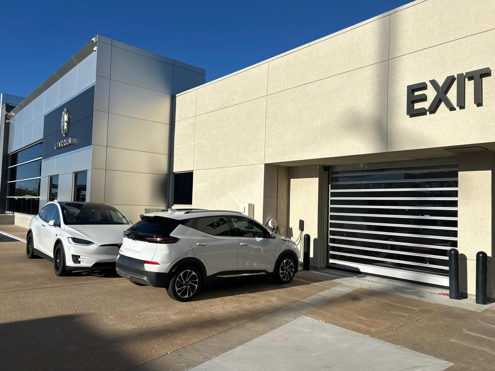 Volvo Cars of Tulsa | Tulsa, OK | EV Station