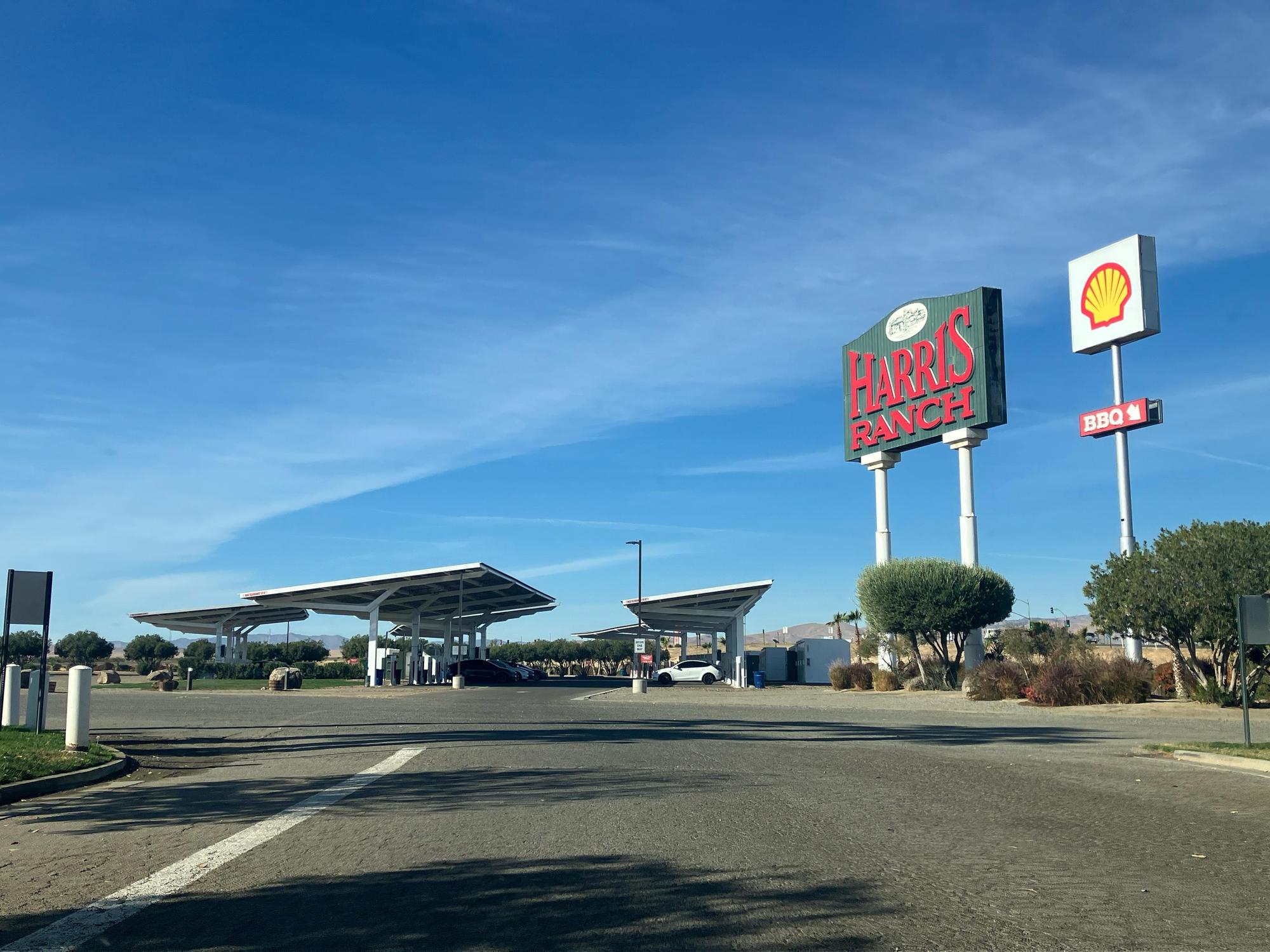Harris Ranch Inn & Restaurant (2) | Coalinga, CA | EV Station