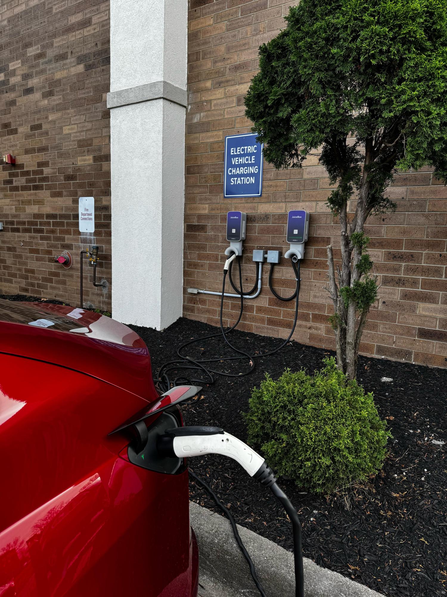Best Western | Warren, MI | EV Station