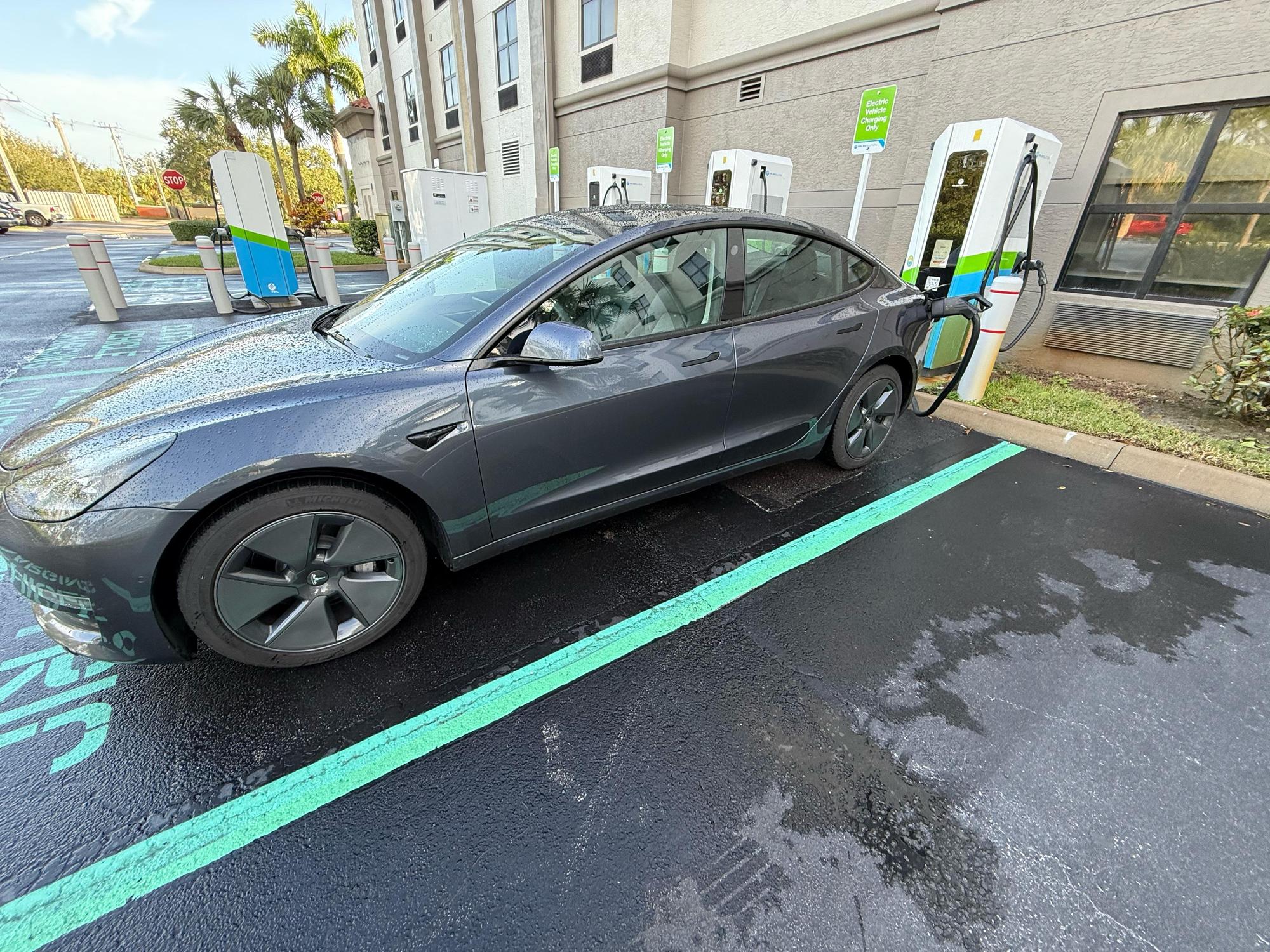 FPL EVolution Stuart Holiday Inn Express | Stuart, FL | EV Station