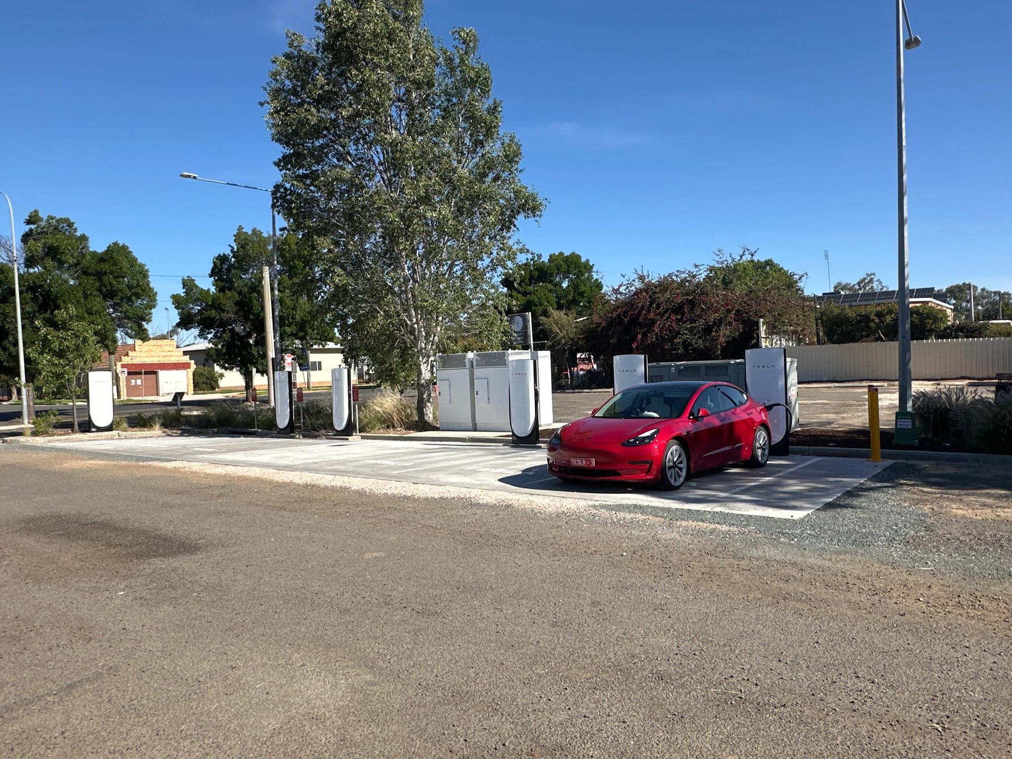 Bidgee Motor Inn (2) | Hay, NSW | EV Station
