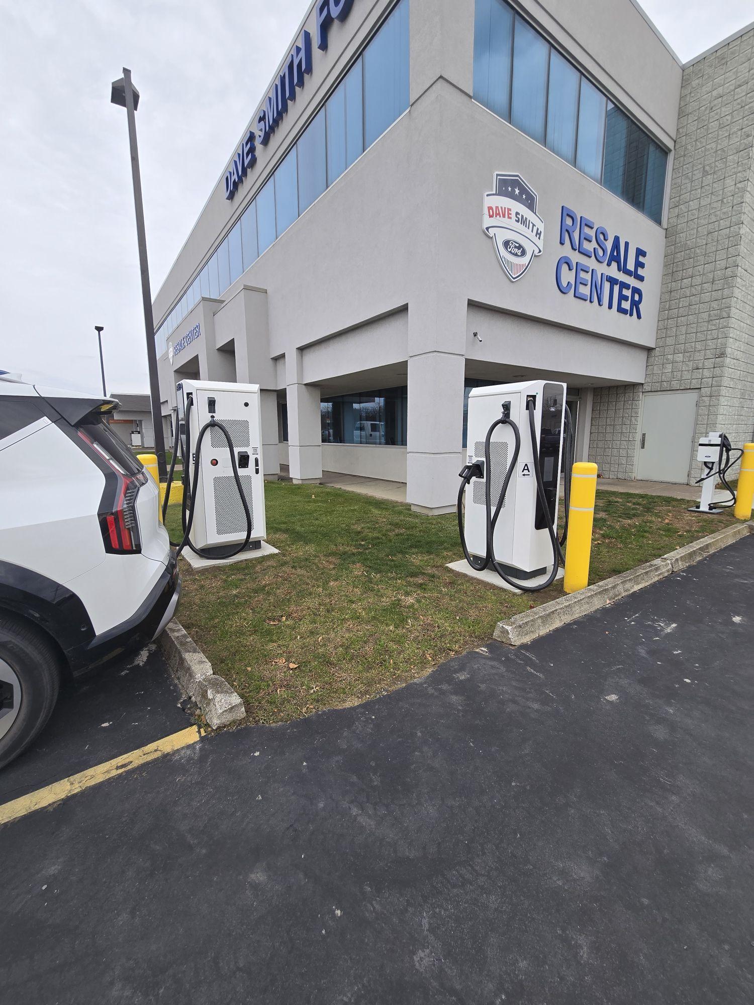 Dave Smith Ford | Williamsville, NY | EV Station