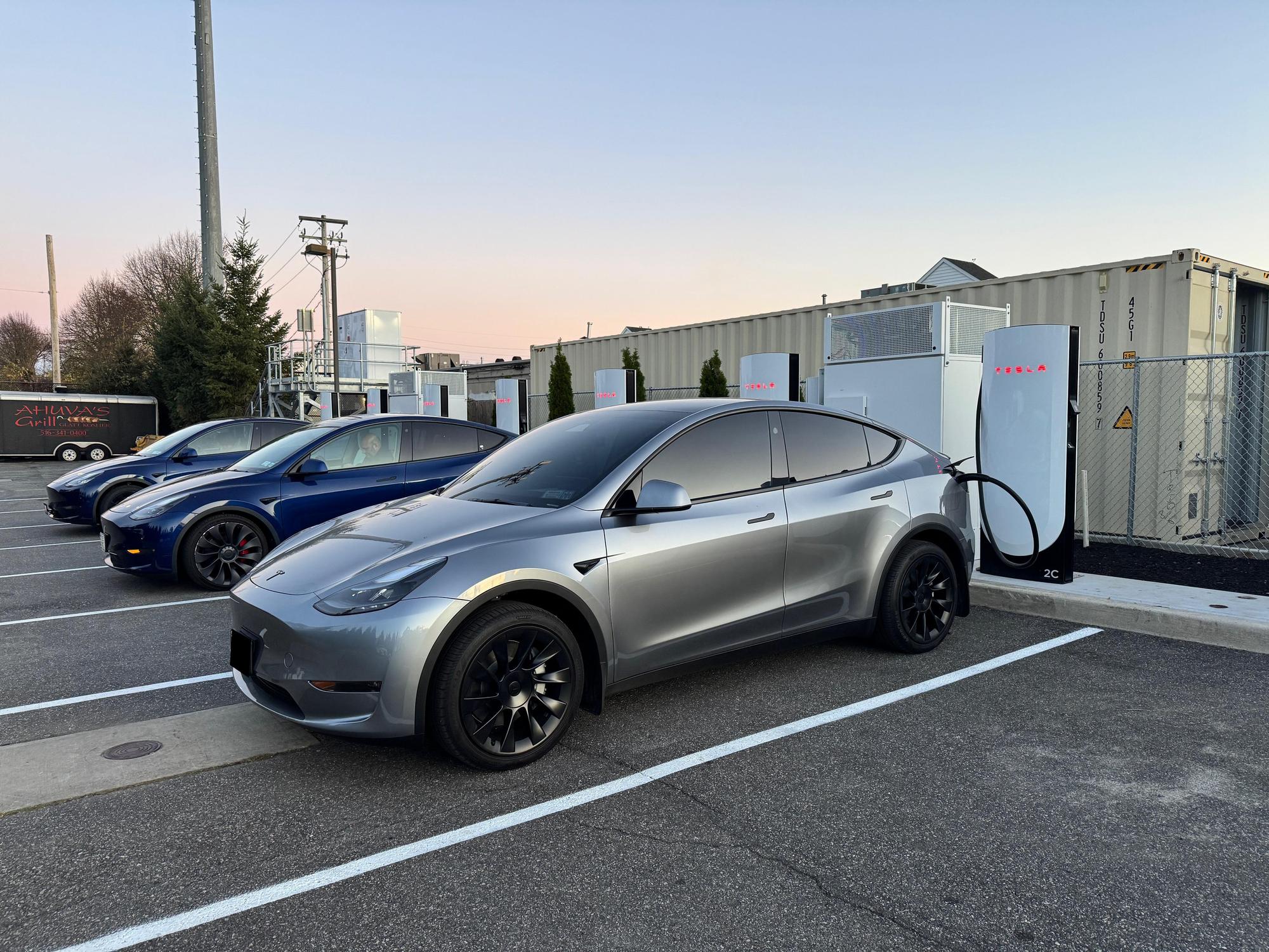 Peninsula Shopping Center | Hewlett, NY | EV Station