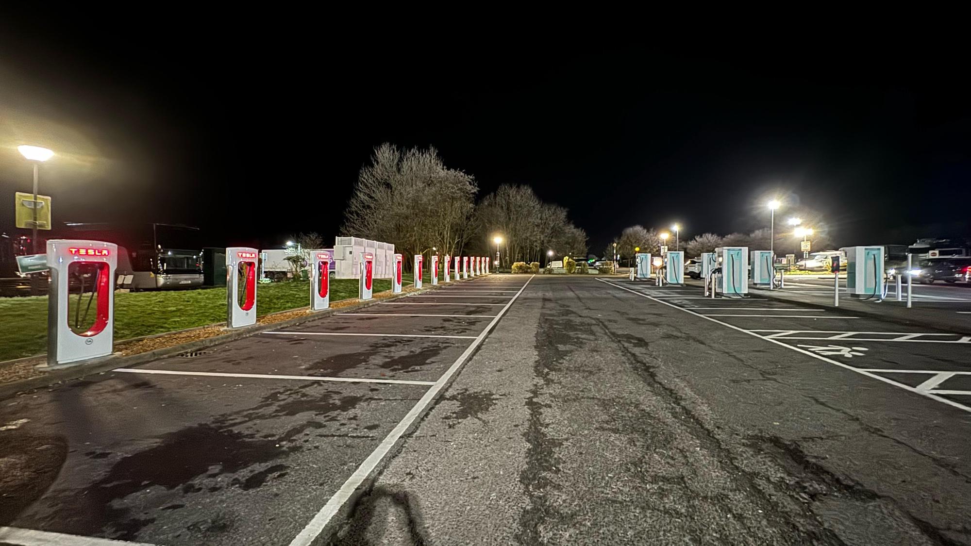 Welcome Break Gretna Green Services A74M (2) | Gretna, Scotland | EV ...