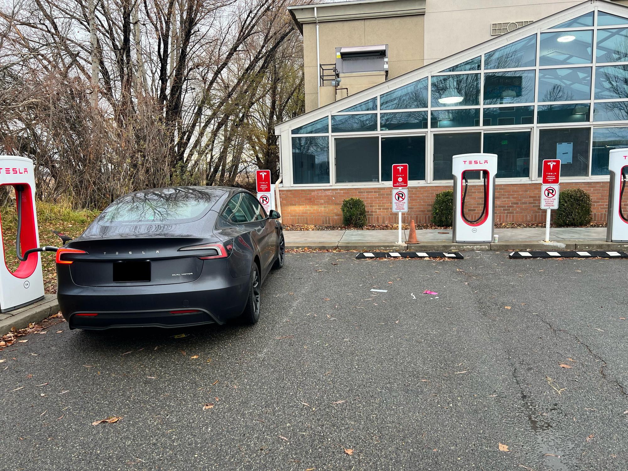 Holiday Inn Express Ellensburg (2) | Ellensburg, WA | EV Station