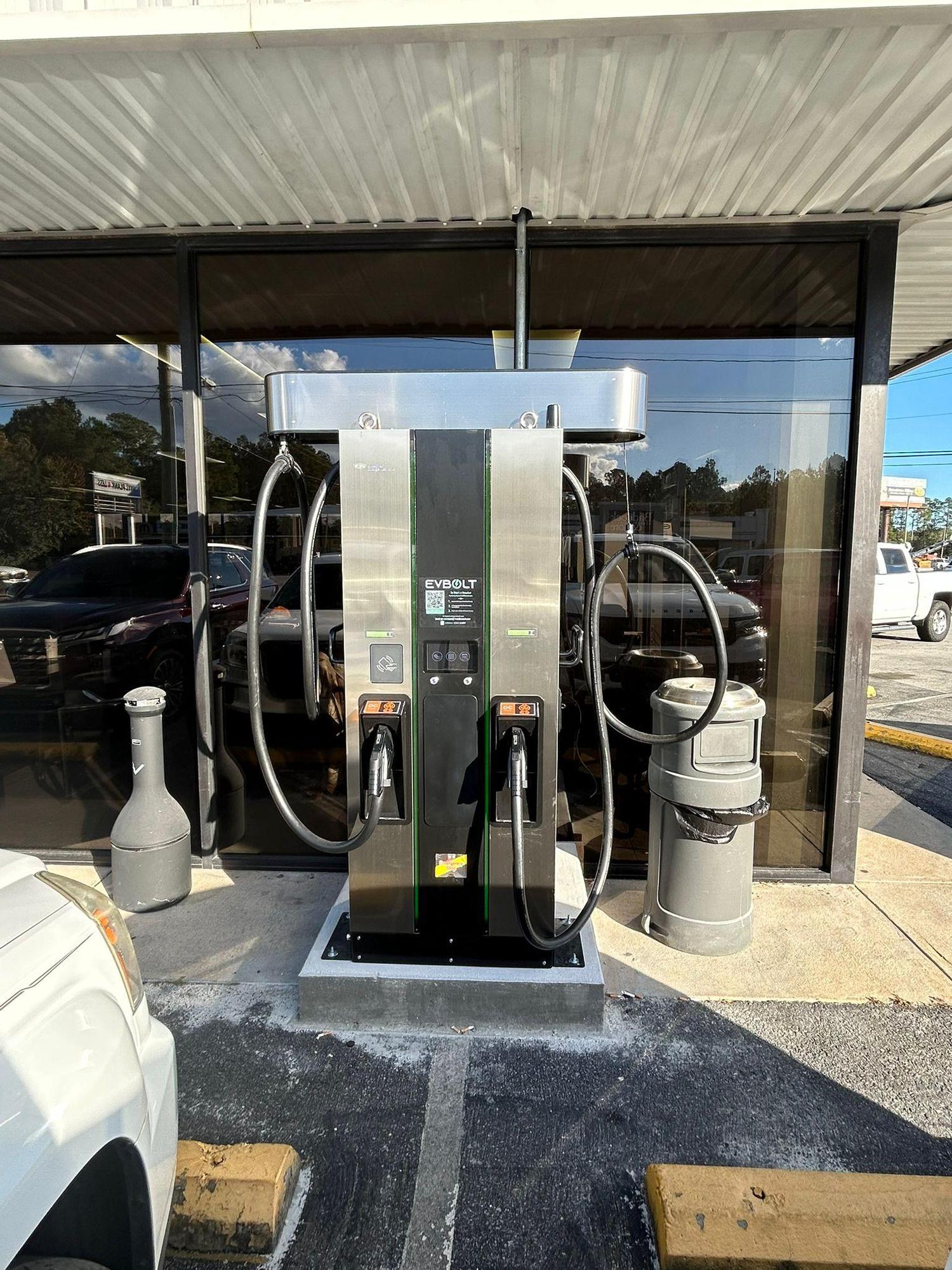 Sandy Sansing Chrysler Dodge Jeep Ram | Milton, FL | EV Station