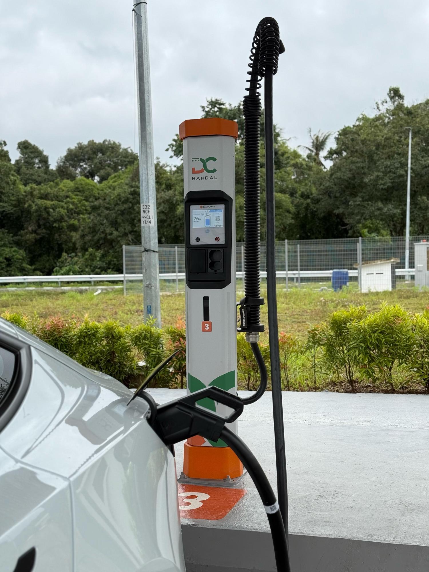 WCE E32 Taiping Selatan Toll Plaza SB by DC Handal [400 kW | 4 DCs ...