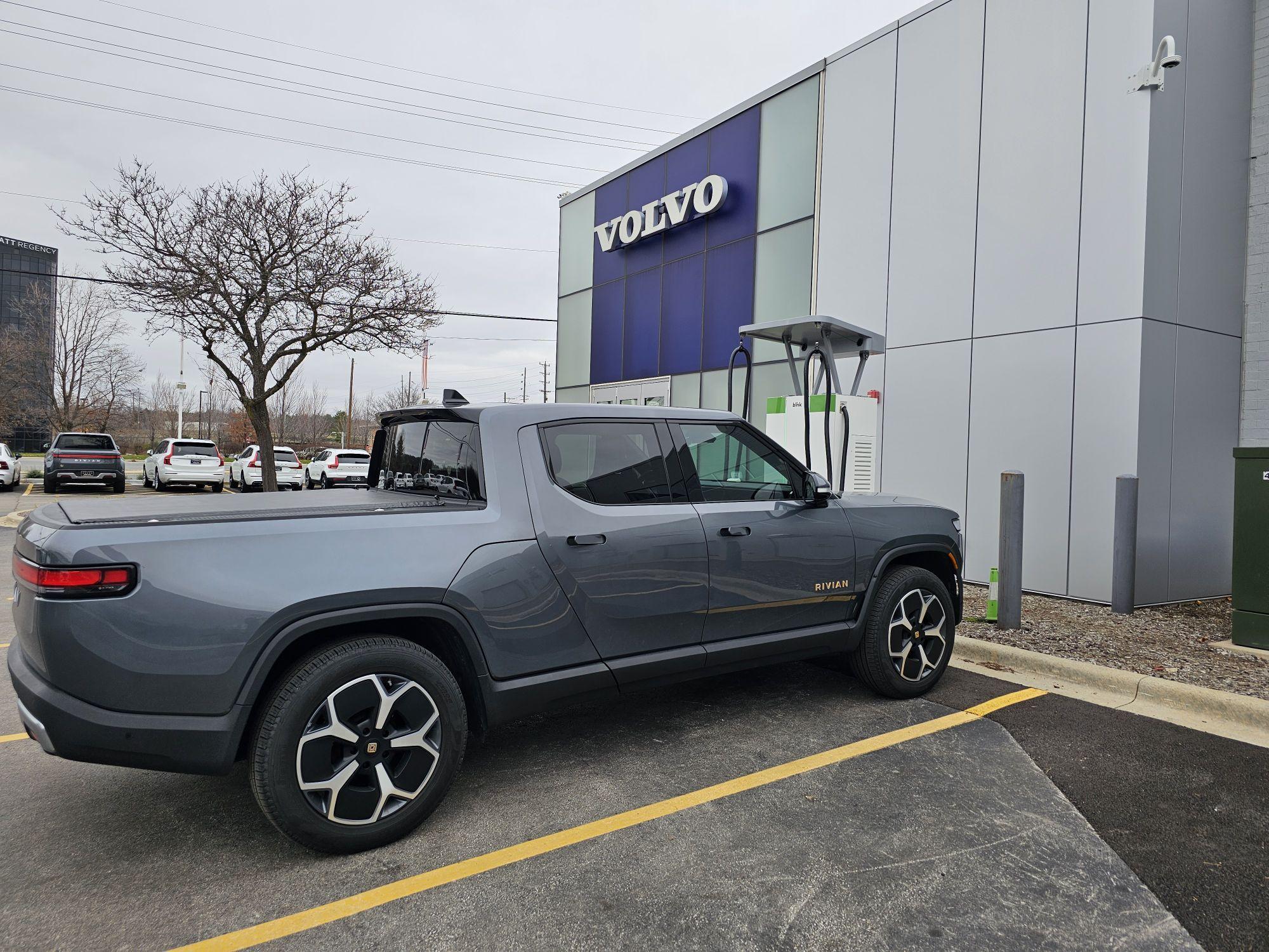 Volvo of Lisle - Back | Lisle, IL | EV Station