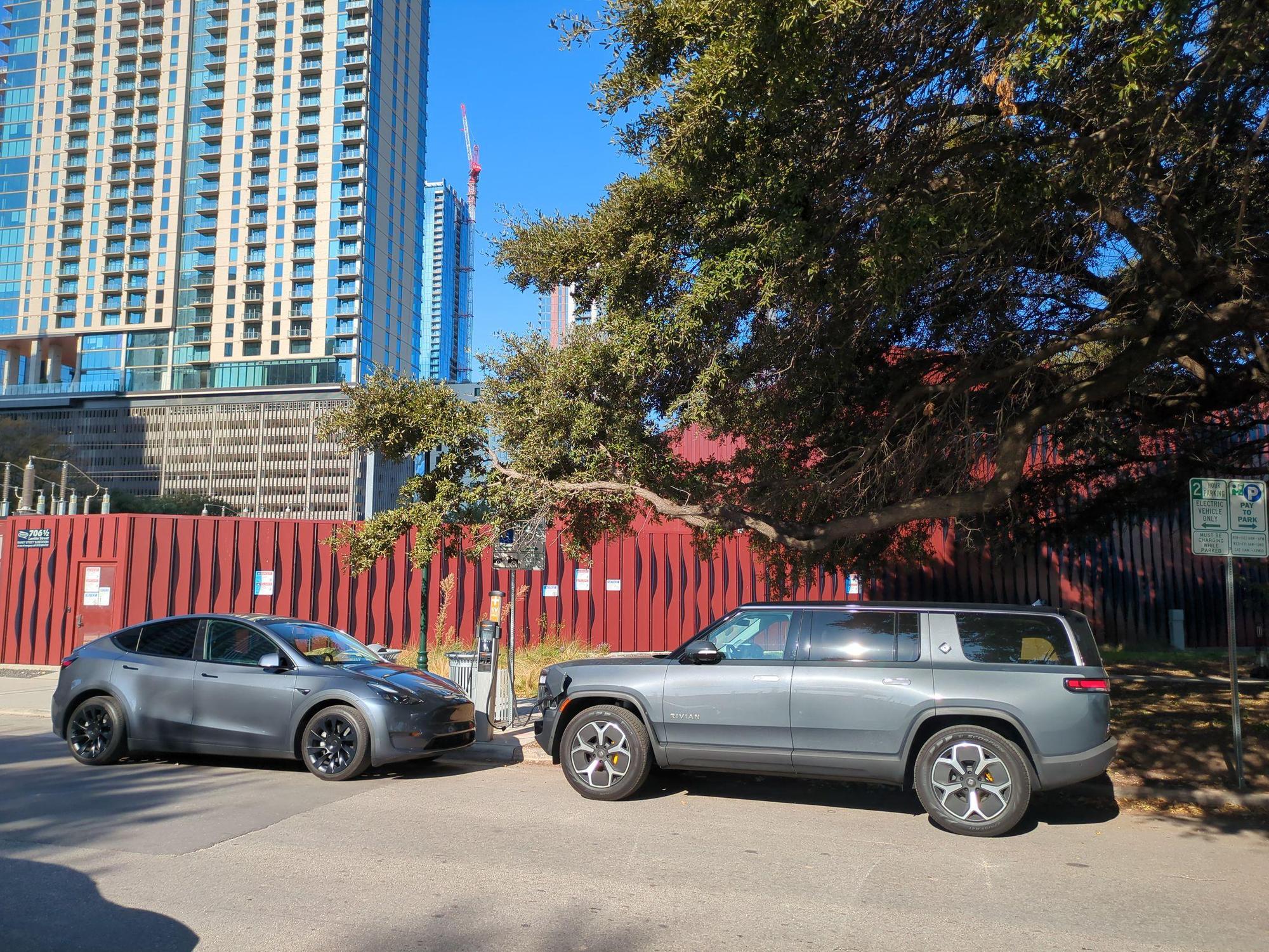 Rainey Substation (1) | Austin, TX | EV Station