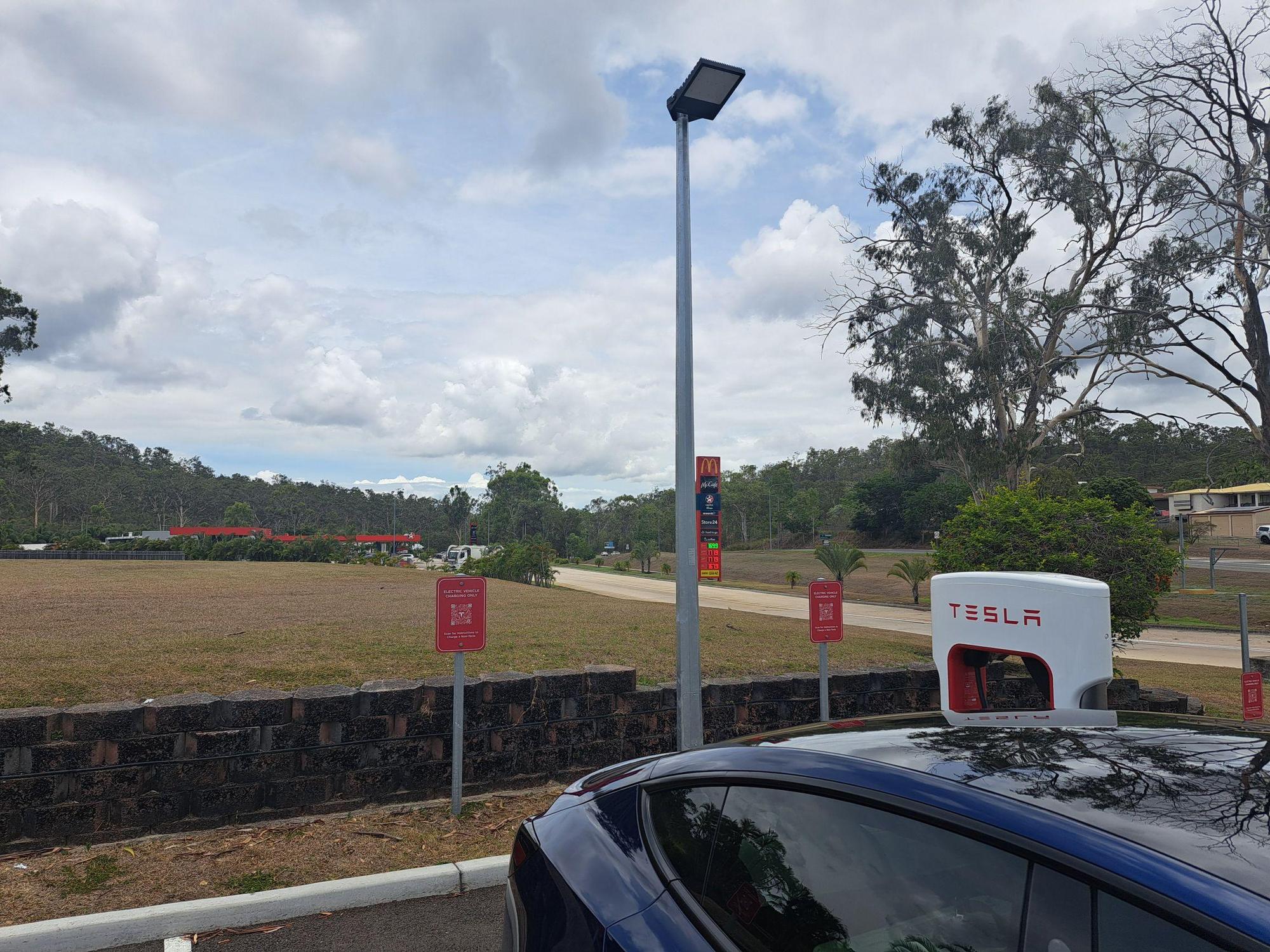 Comfort Hotel Parklands Calliope | Calliope, QLD | EV Station