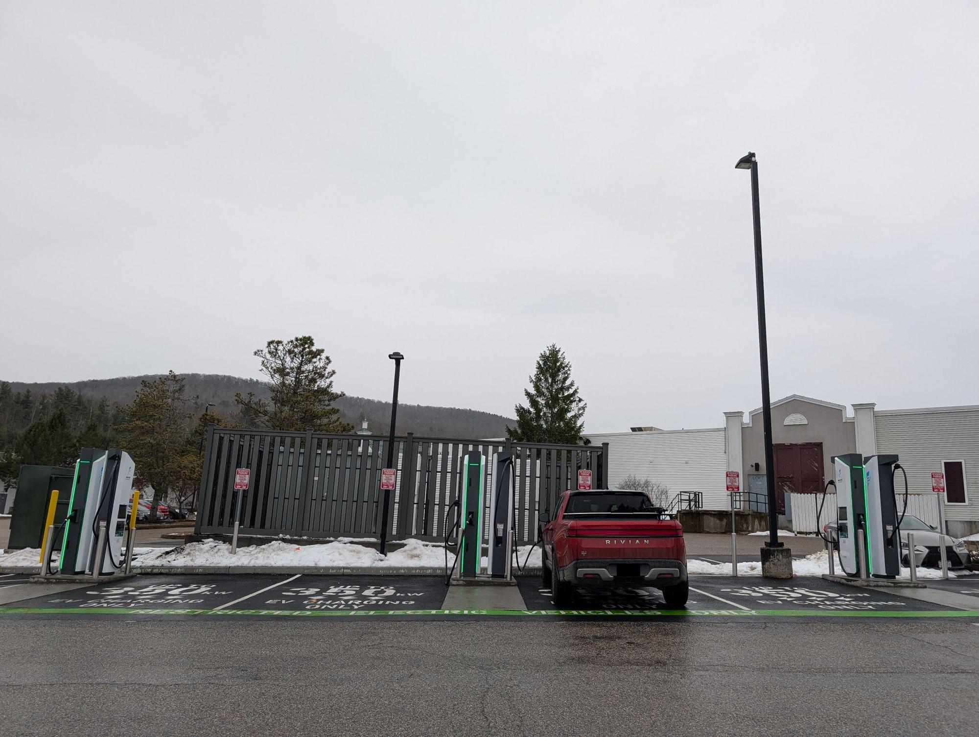 Lee Premium Outlets - North Lot | Lee, MA | EV Station