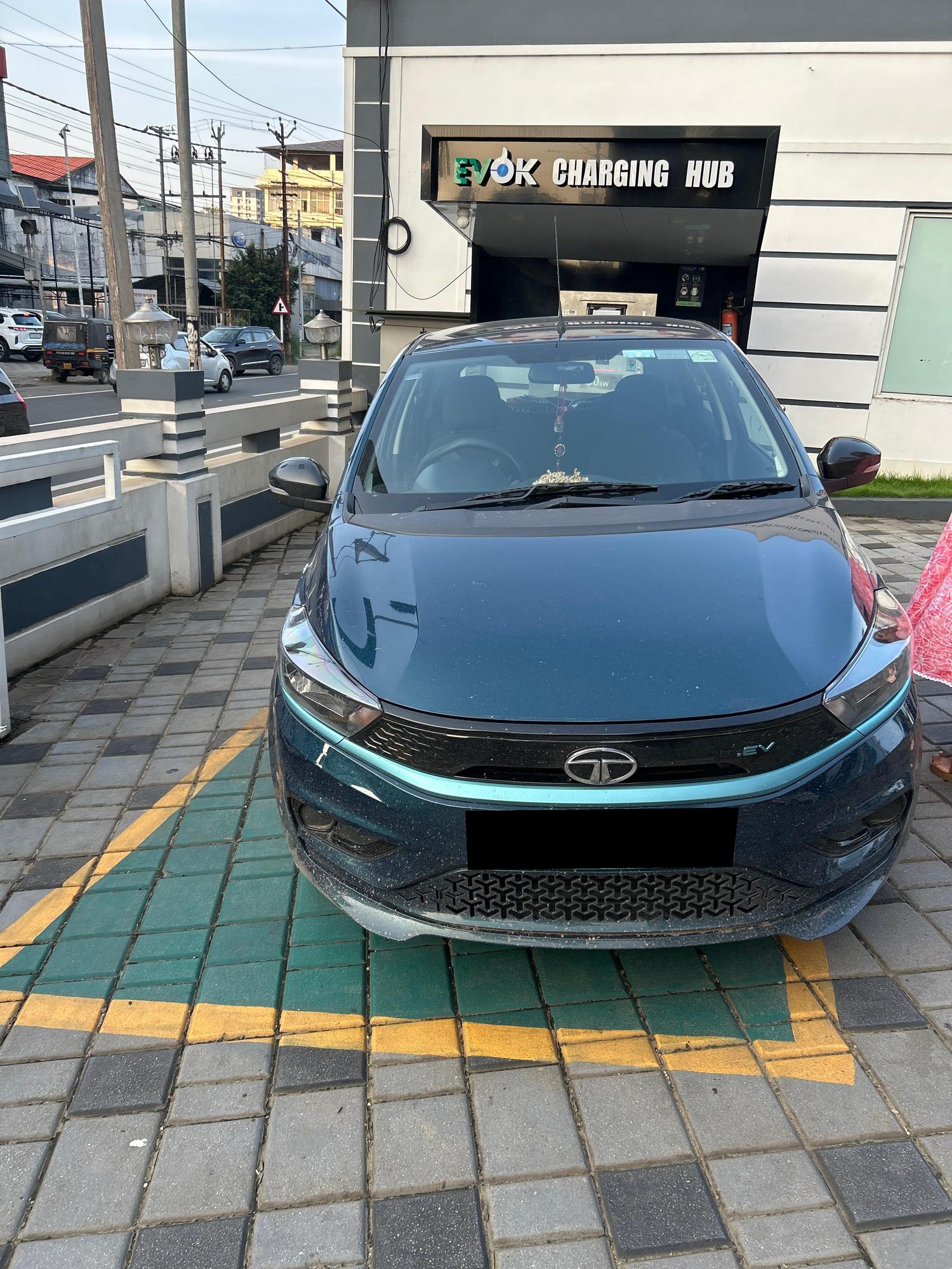 EVOK Charging Hub Hotal Indraprastha | DC Fast Charger | EVOK | ChargeMOD | Kottayam, KL | EV ...