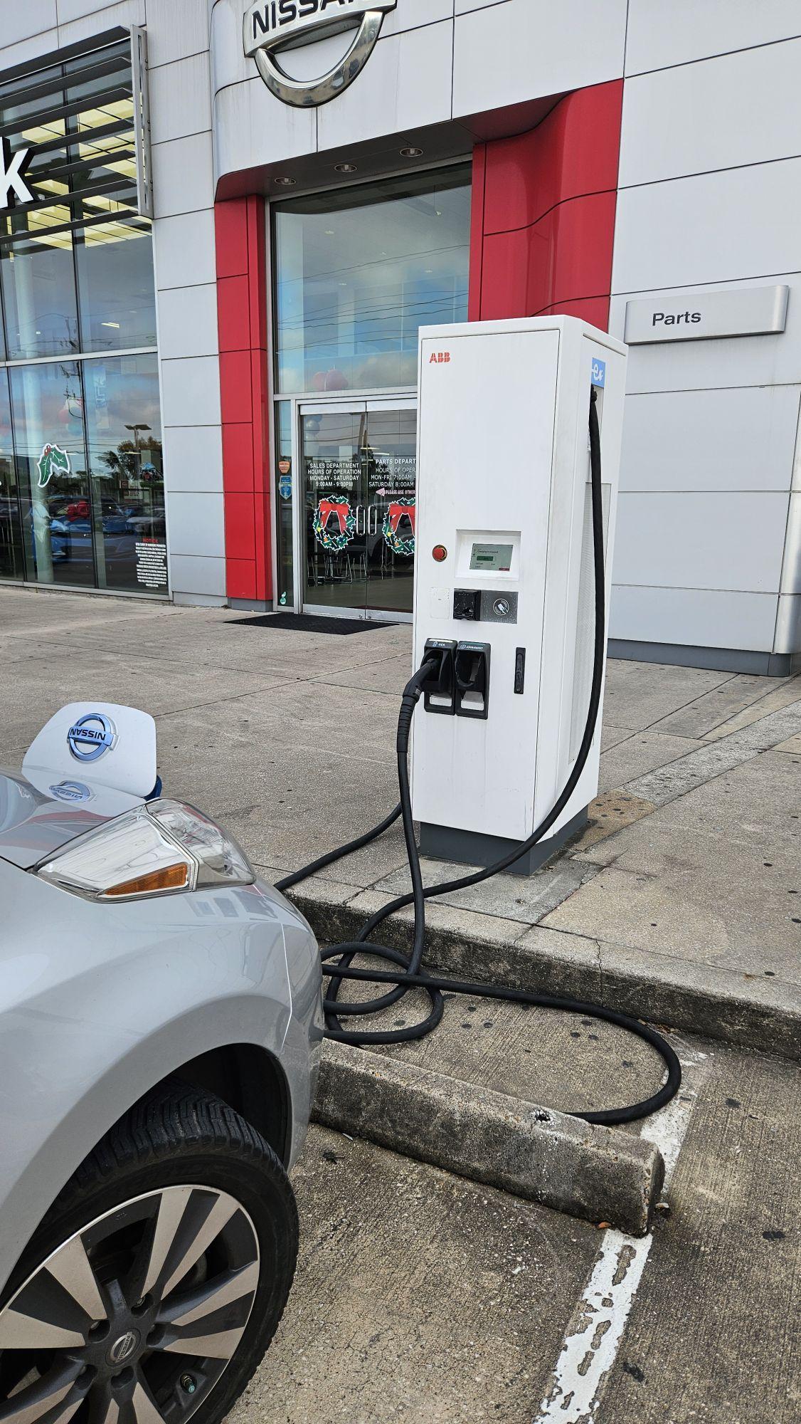 Tom Peacock Nissan | Houston, TX | EV Station