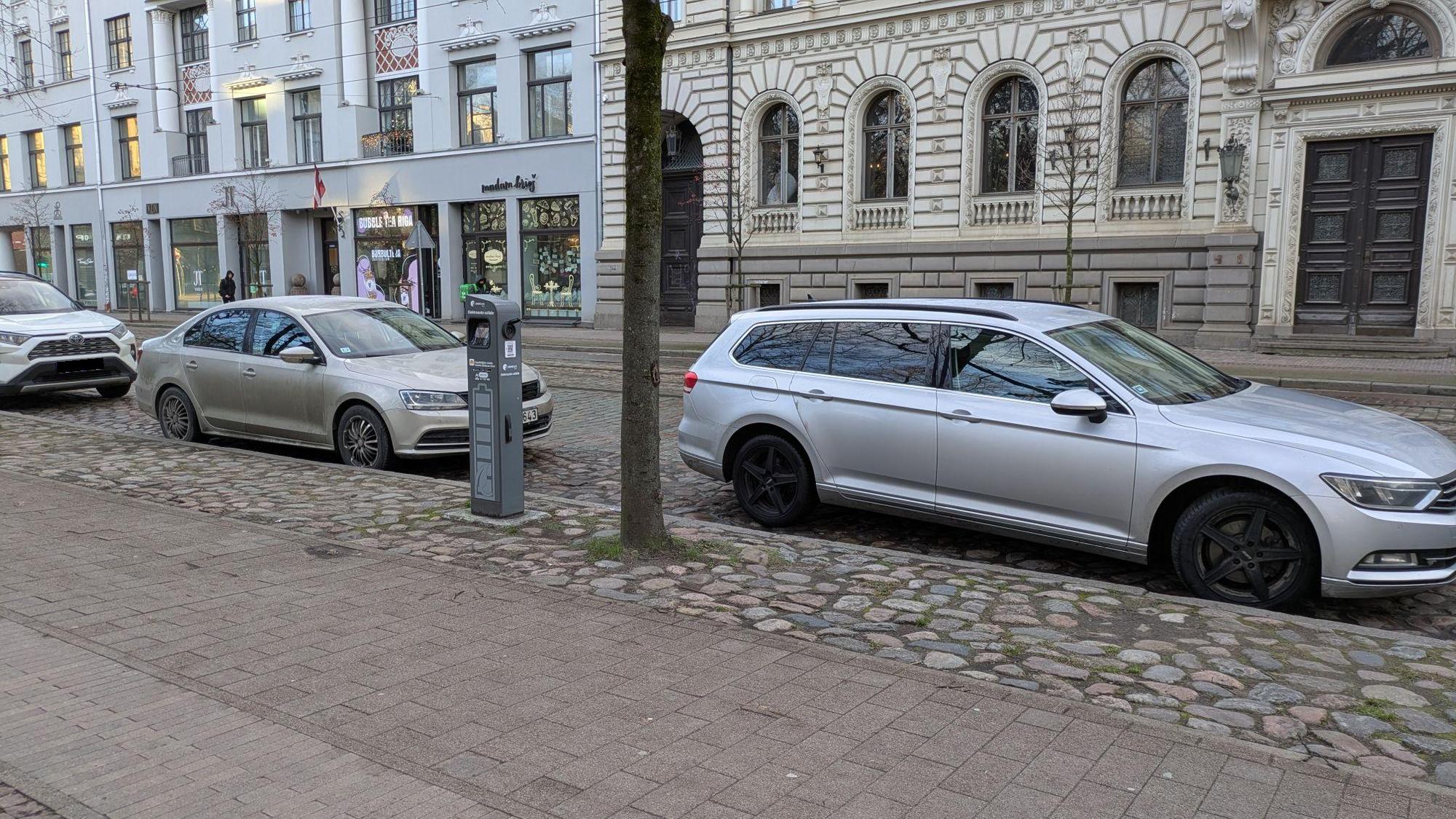 Krišjāņa Barona iela 12 Autostāvvieta | Krišjāņa Barona iela 12, Centra ...