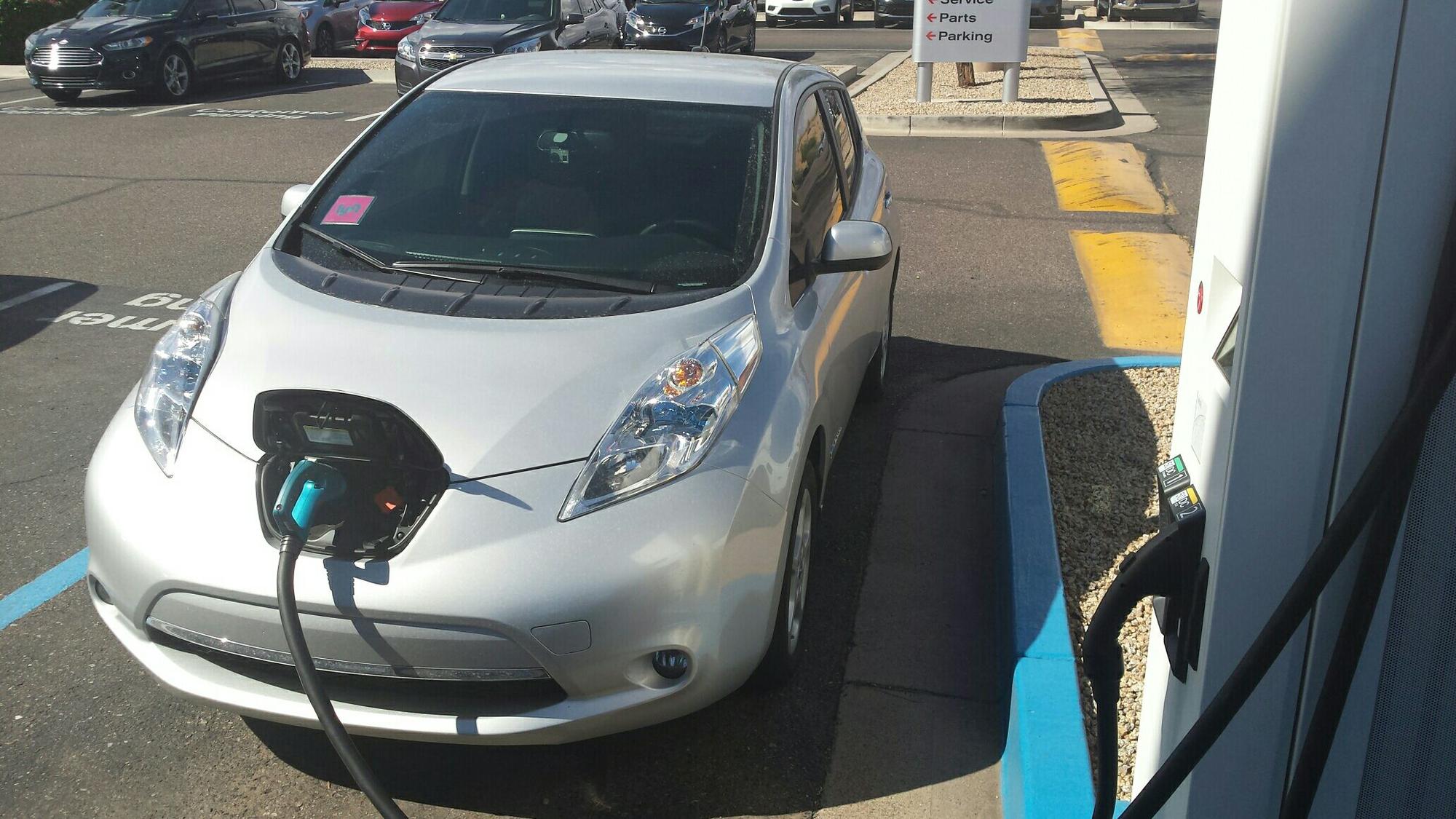 Pinnacle Nissan | Scottsdale, AZ | EV Station