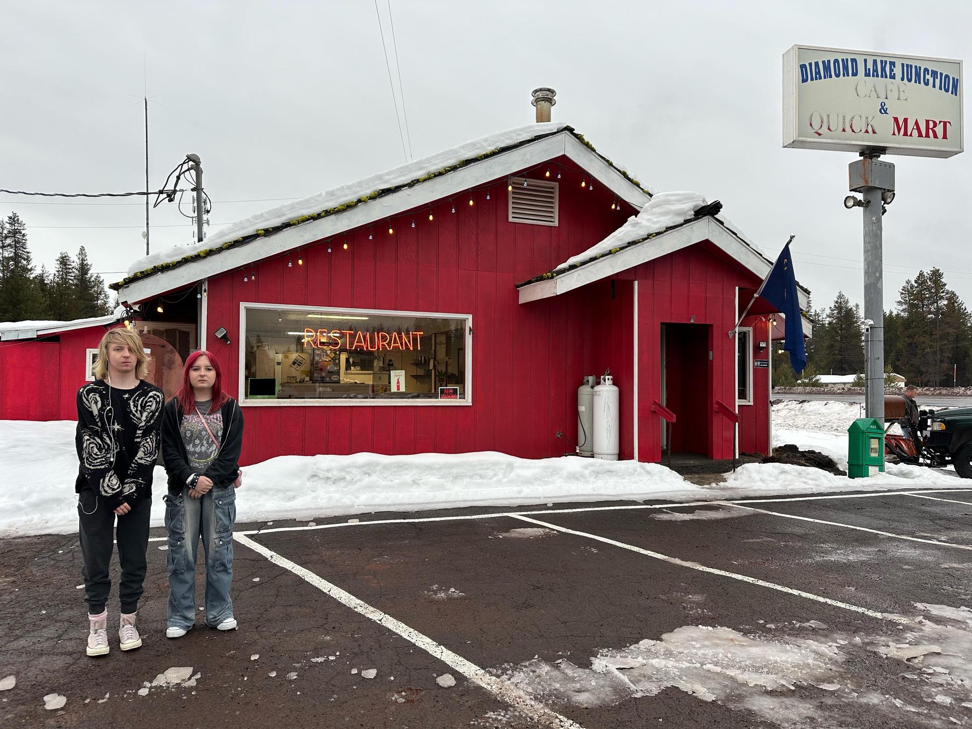 Diamond Lake Junction Cafe | Chemult, OR | EV Station