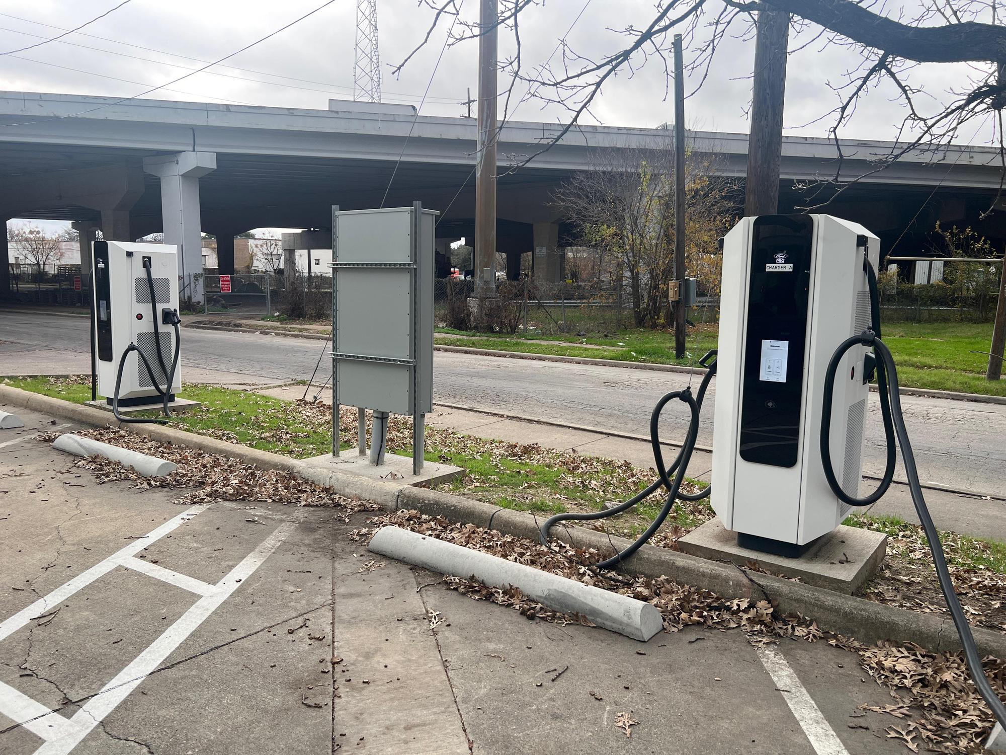 clean energy | Dallas, TX | EV Station