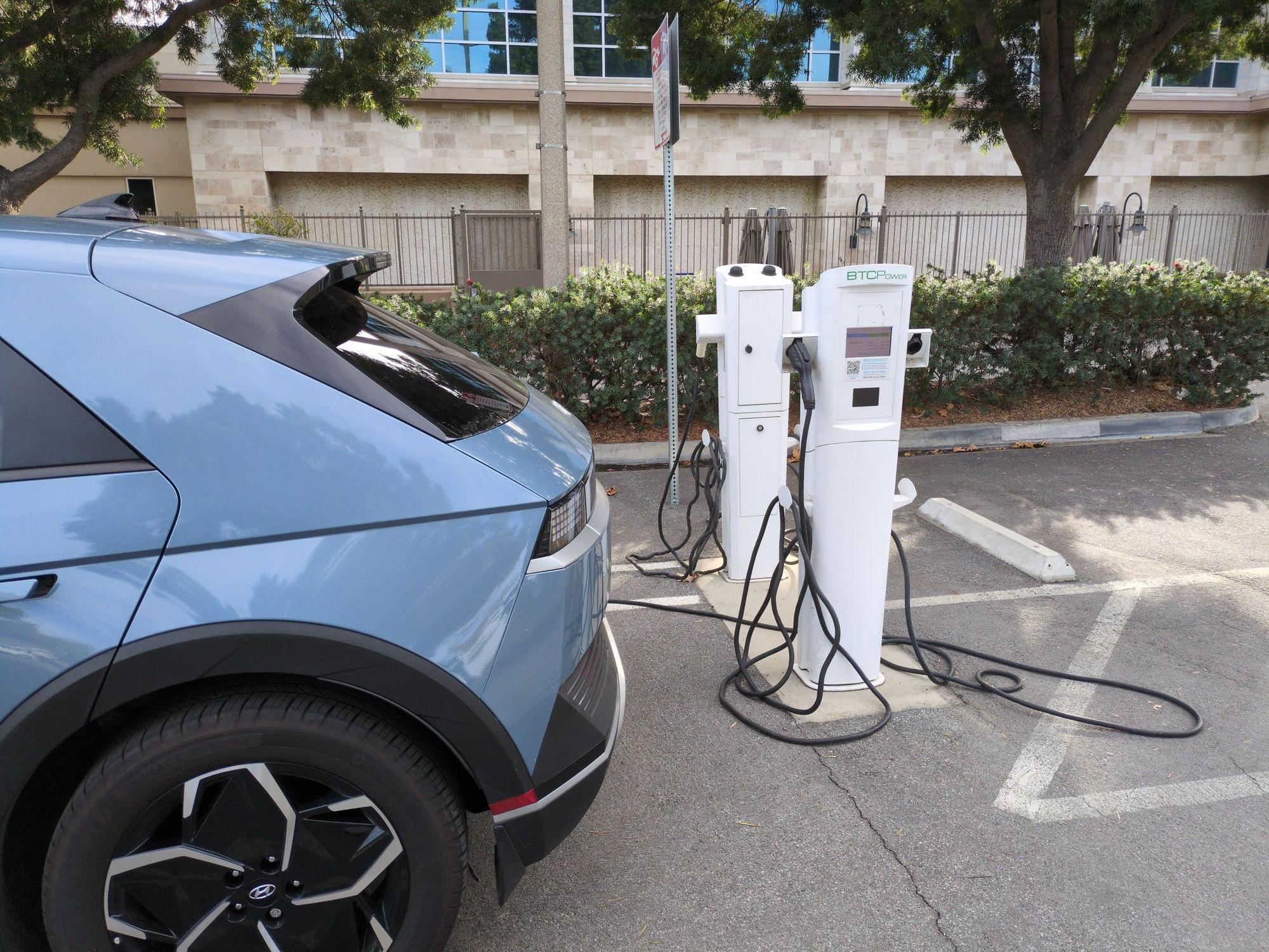 Ovitt Family Library | Ontario, CA | EV Station