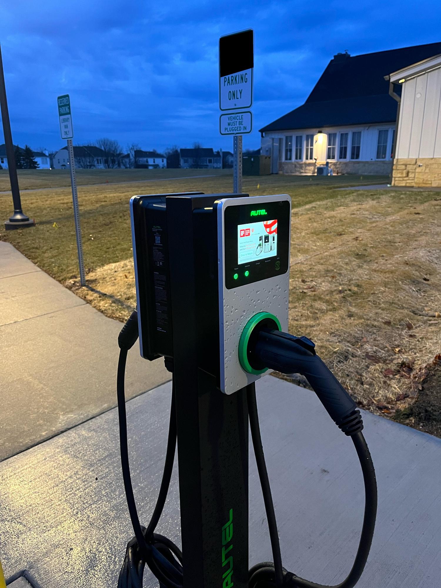 Huntley Area Public Library | Huntley, IL | EV Station