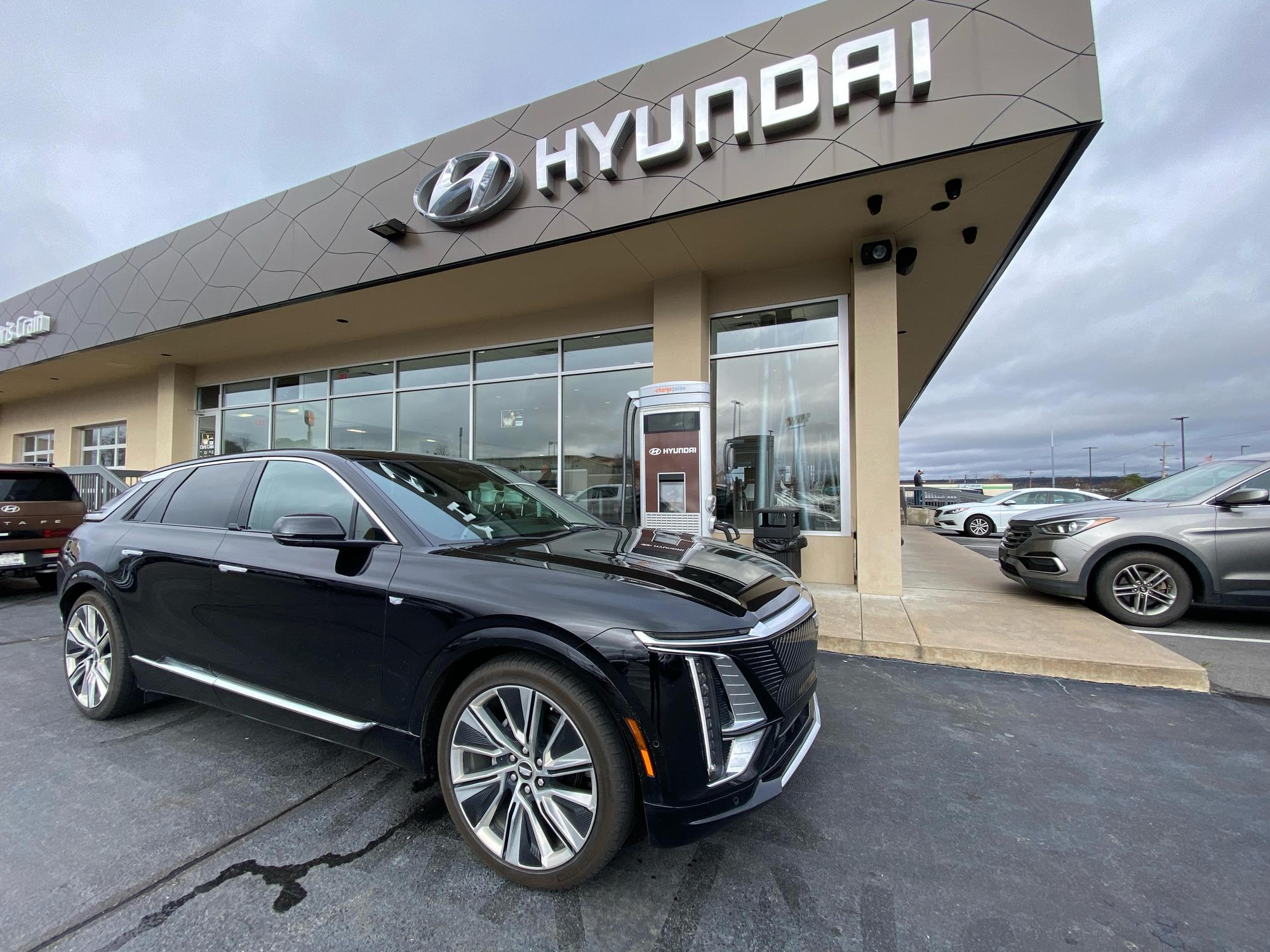 Chris Crain Hyundai | Conway, AR | EV Station
