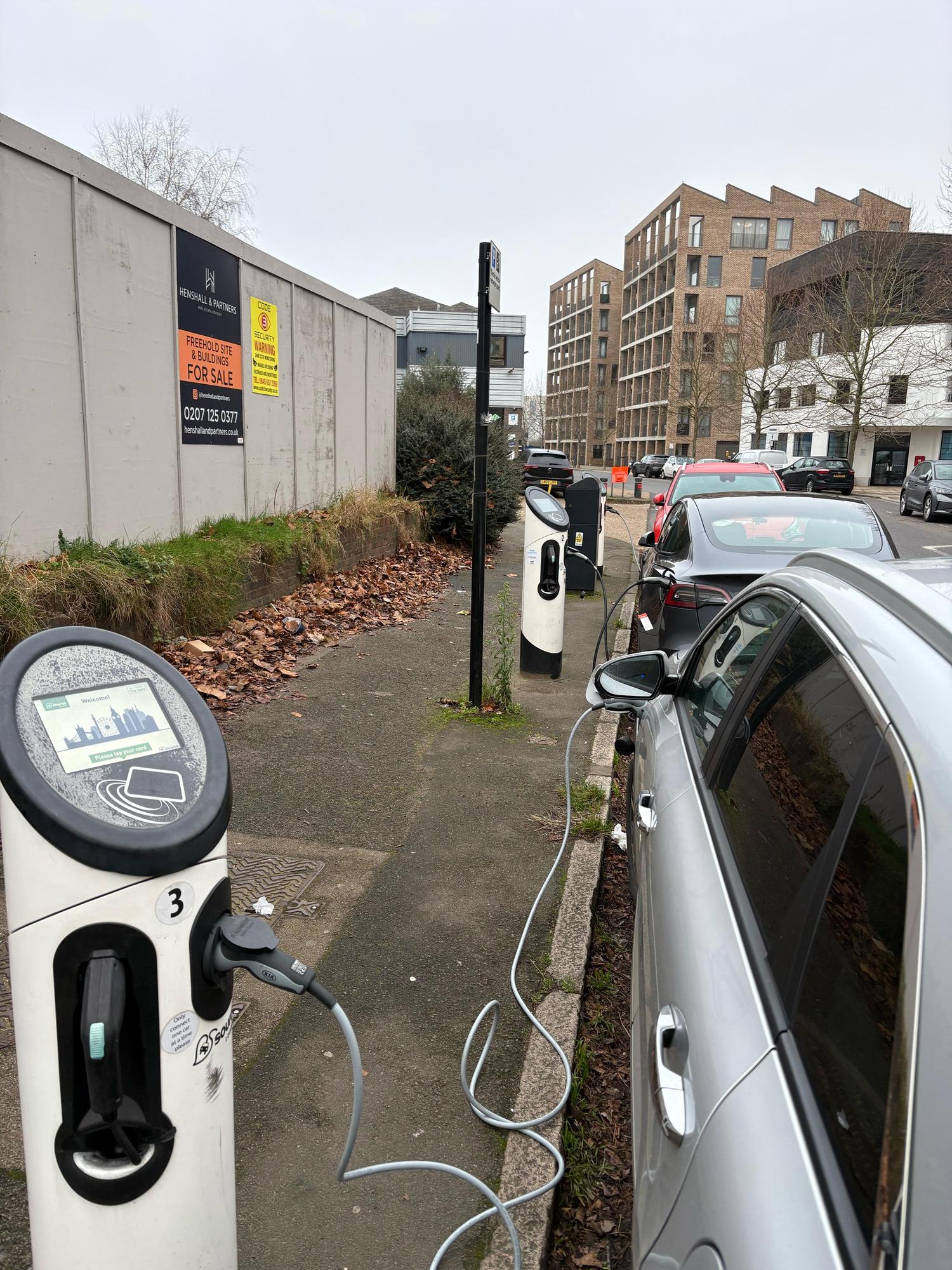 Source London | Commerce Road, Brentford Lock | EV Station