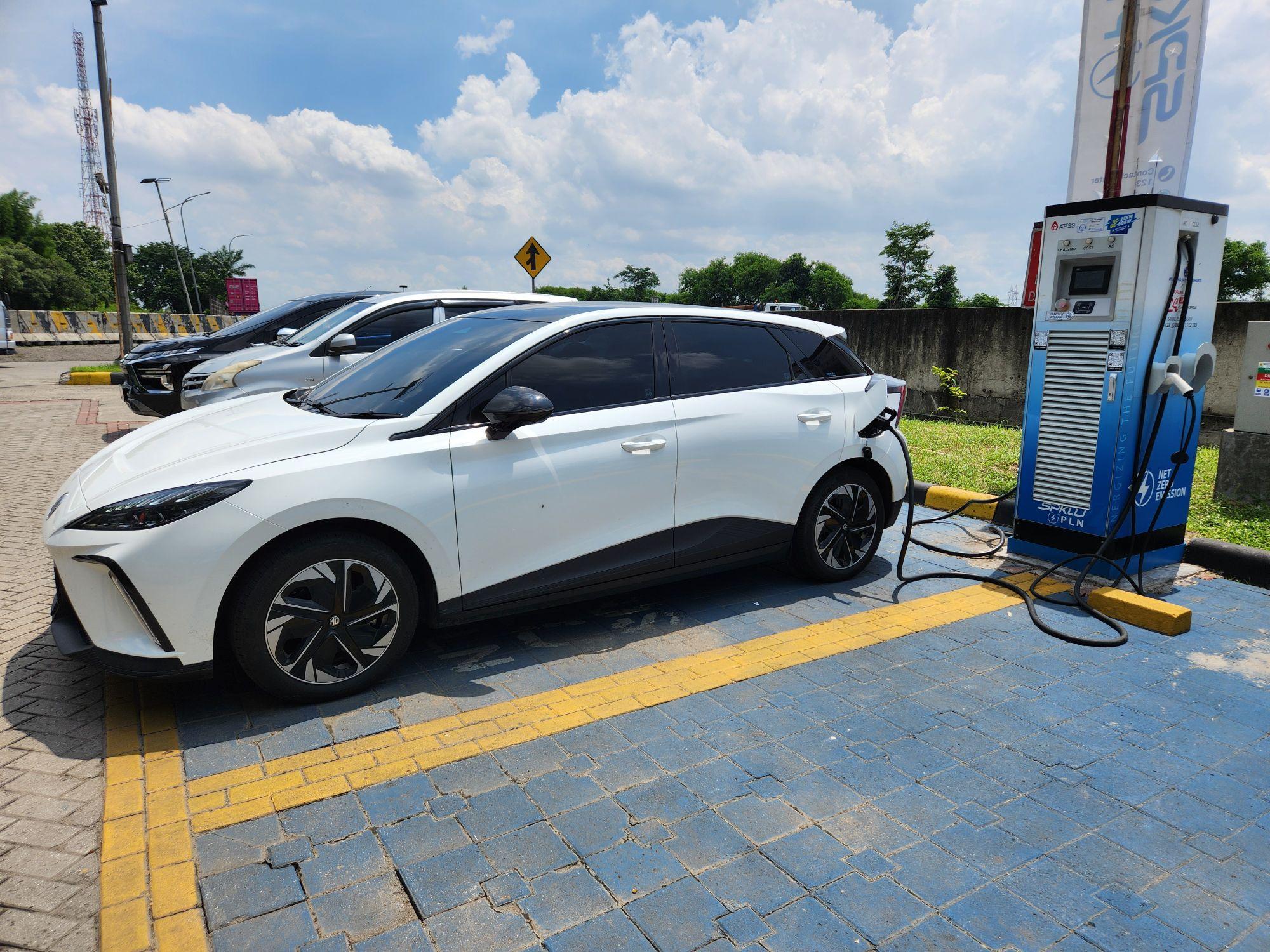 SPKLU REST AREA KM45B MERAK - JAKARTA | RC75+7F3, Jl. Nasional 1 ...