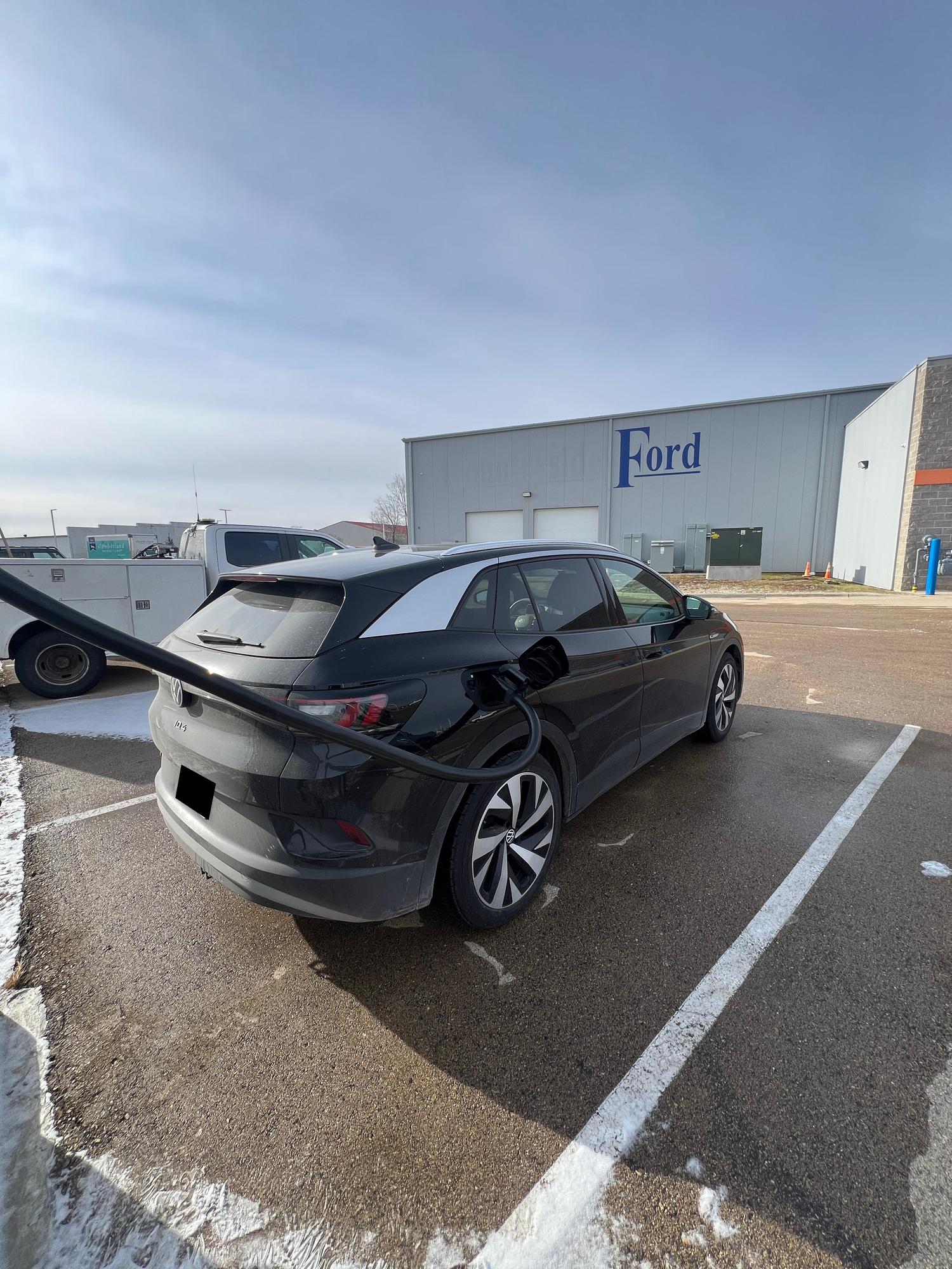 Napleton Ford Columbus | Columbus, WI | EV Station
