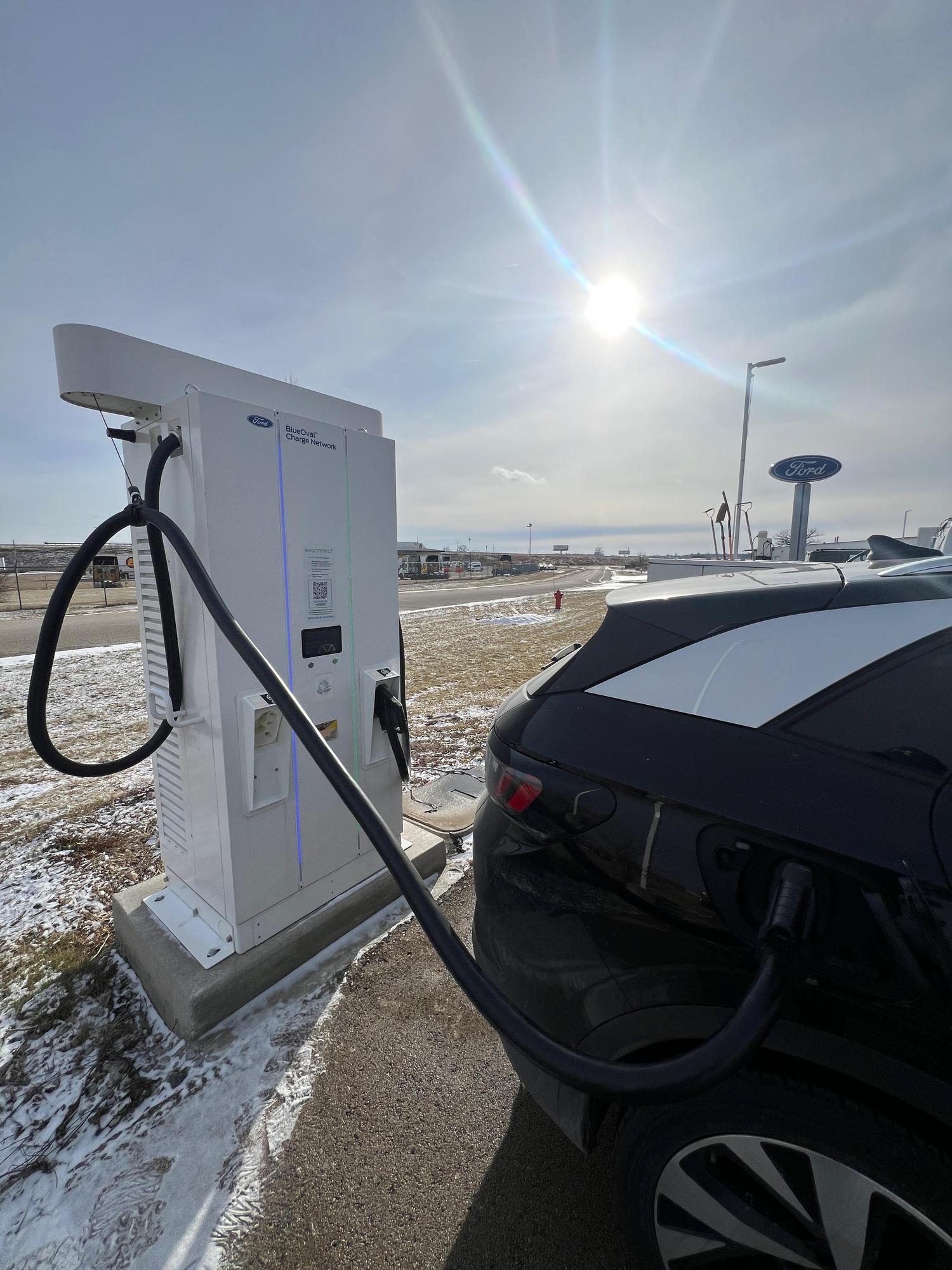 Napleton Ford Columbus | Columbus, WI | EV Station