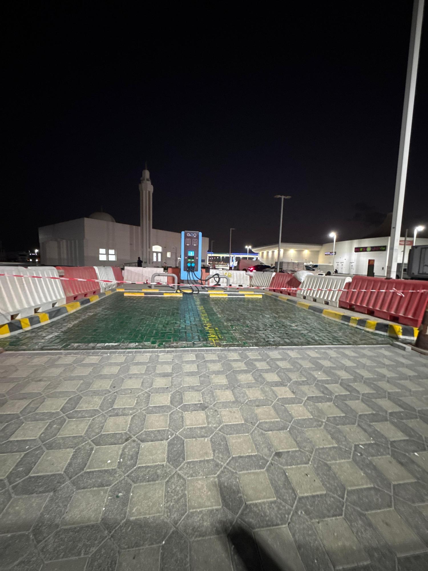 ADNOC Service Station | Seih Al Sedirah West (724) | RX9J+4RM - E311 ...