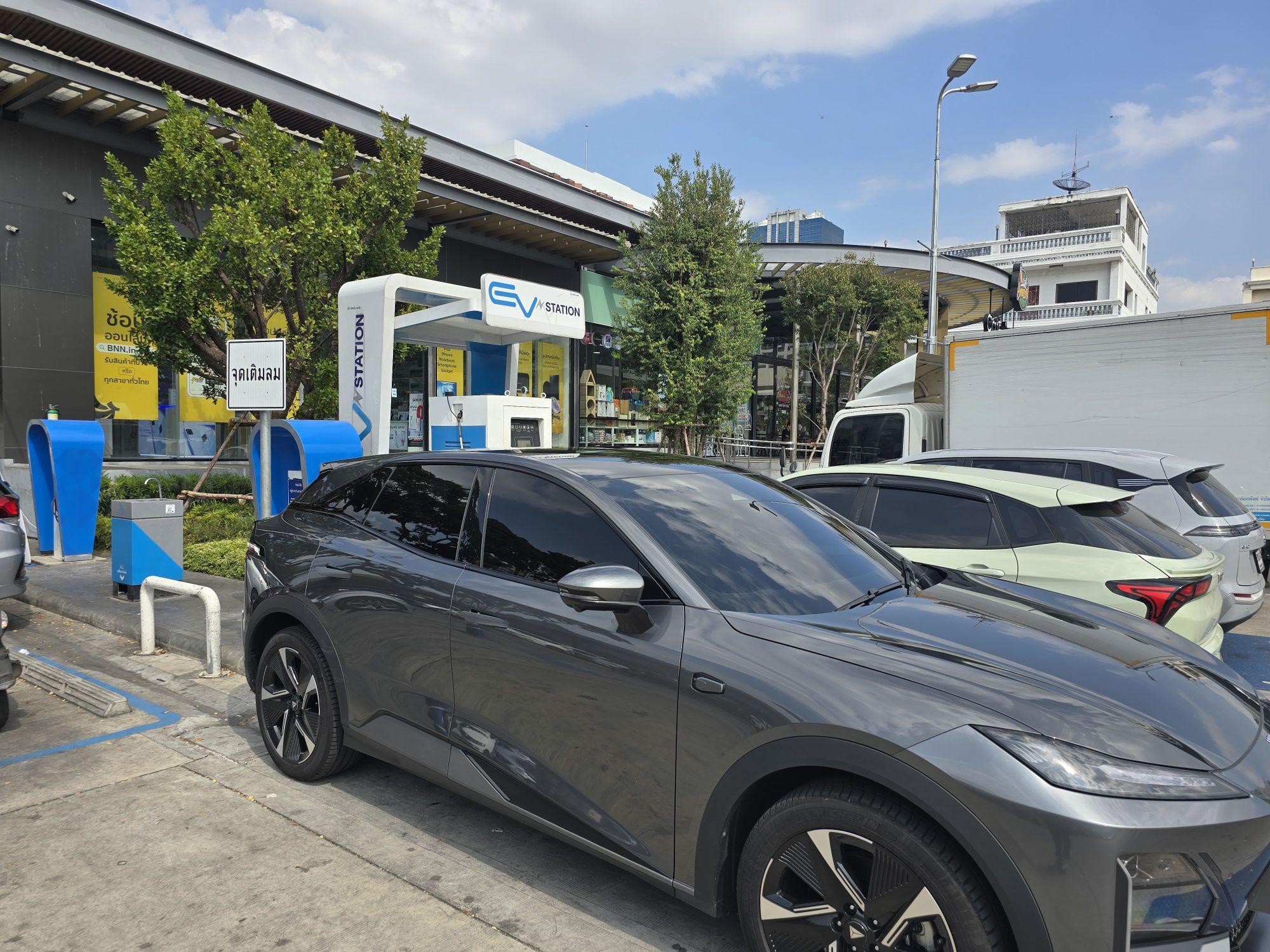 PTT Station Rama 4 Kluai Nam Tai | PH7J+JRC, Phra Khanong, Khlong Toei ...