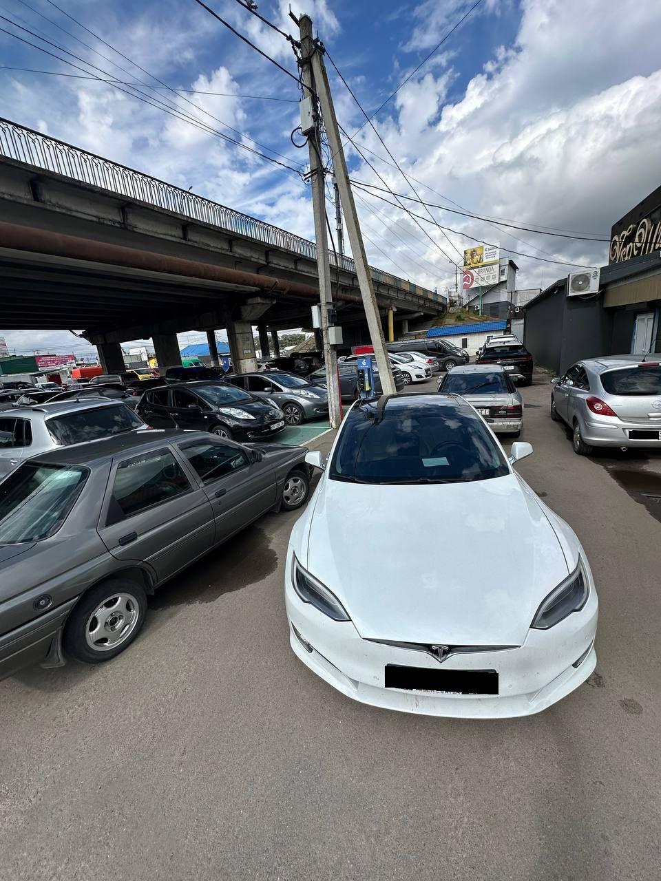 SFe Калинівський ринок (Стоянка під мостом) | Chernivtsi, Chernivets'ka ...