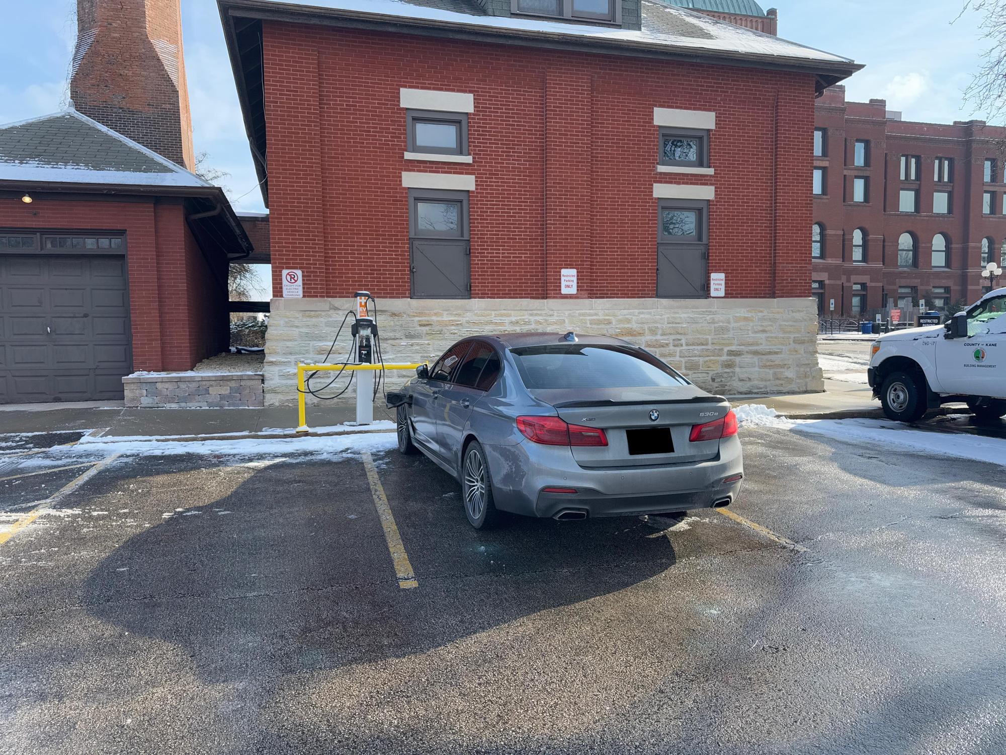 Kane County Courthouse | Geneva, IL | EV Station