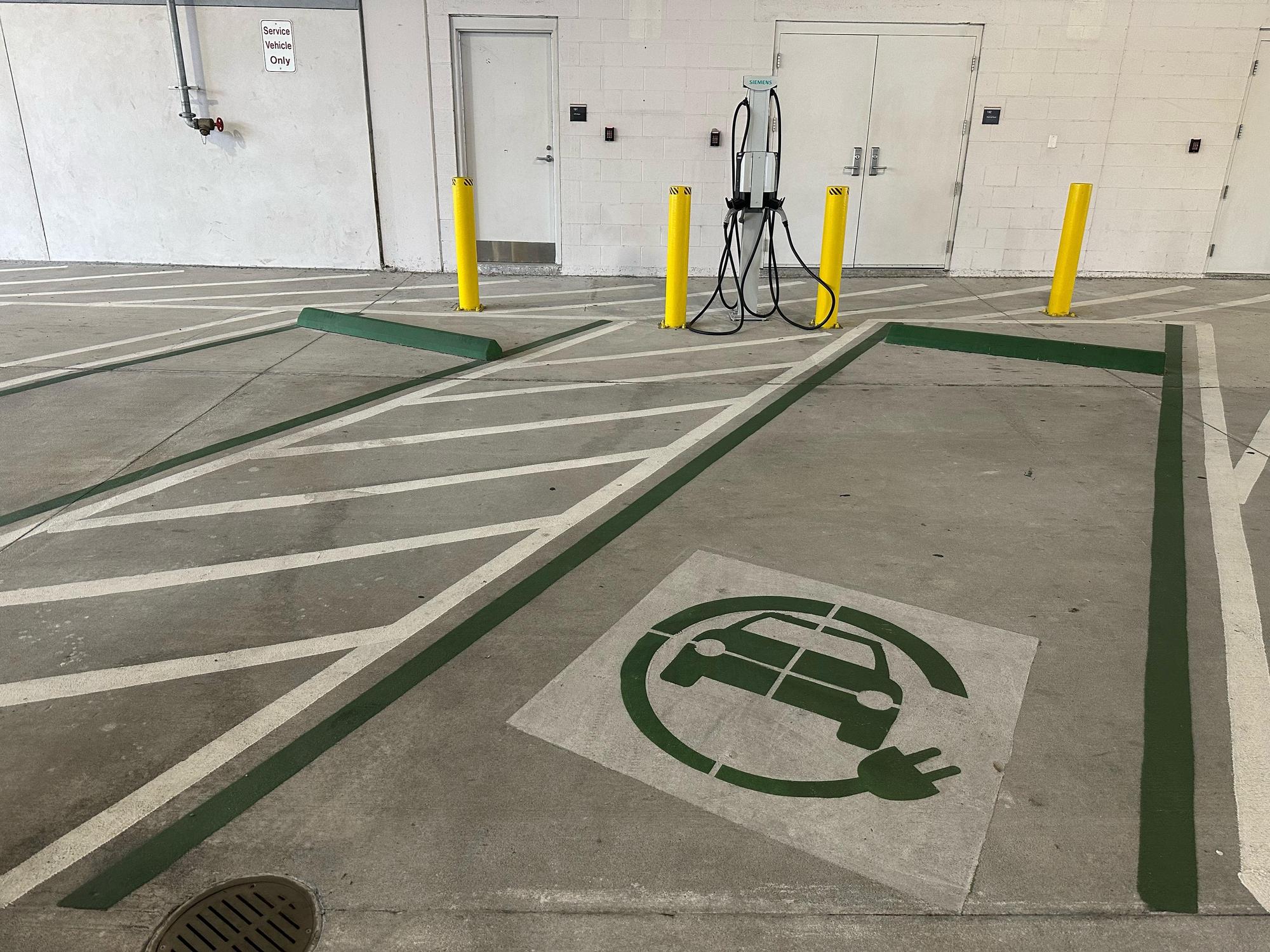 UCF - Downtown Parking Garage | Orlando, FL | EV Station